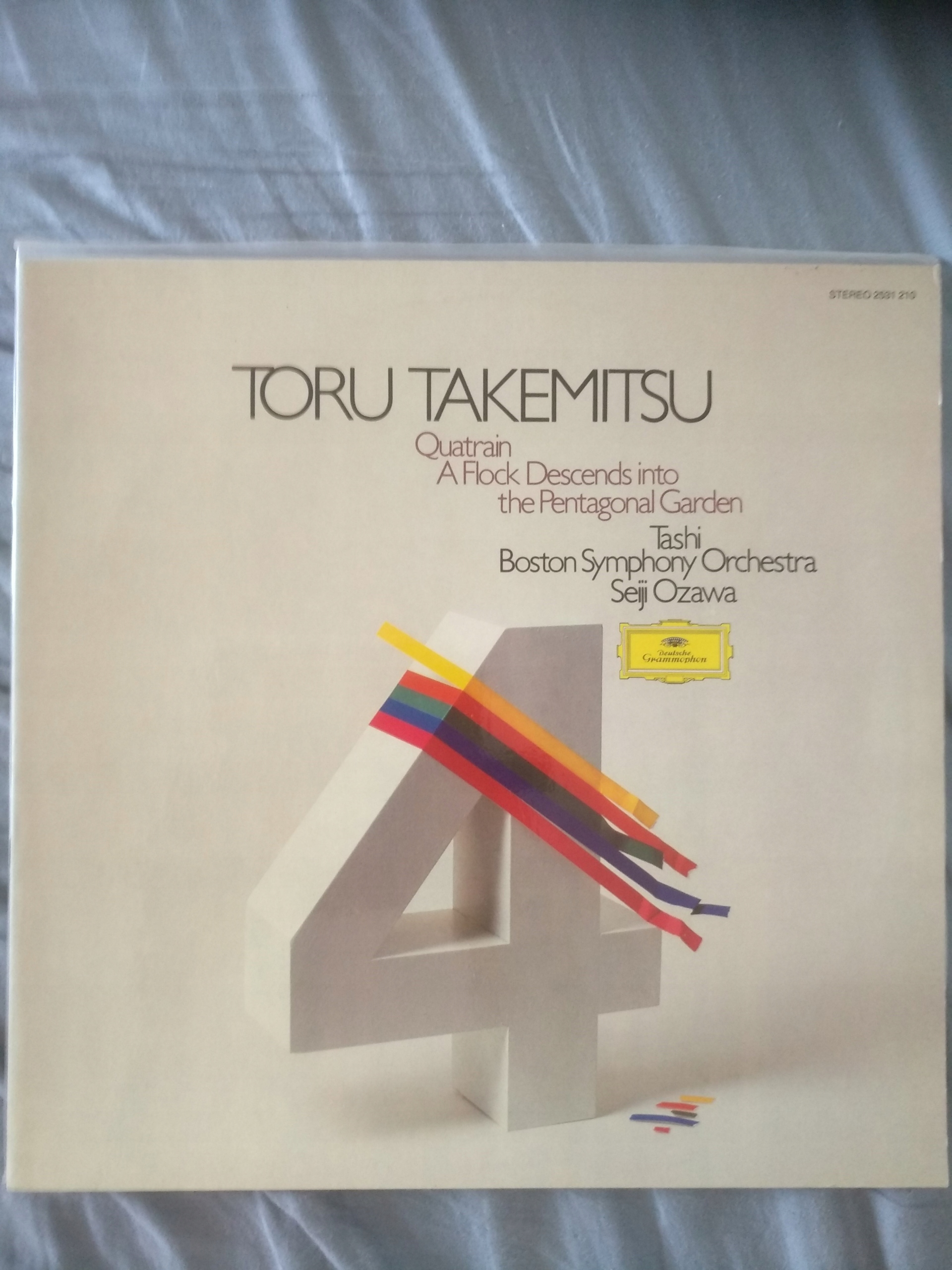 Toru Takemitsu-Quatrain / A Flock Descends Into The Pentagonal Garden ...
