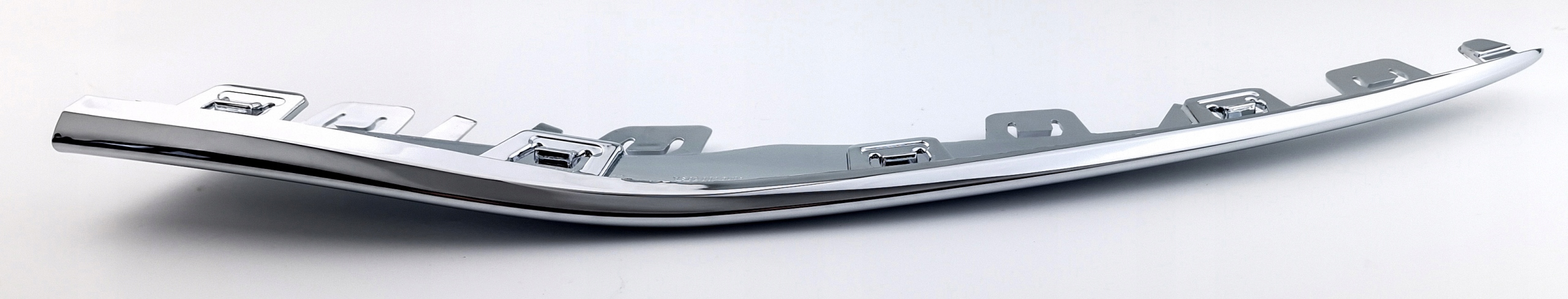 A2058858602 - MERCEDES W205 AMG 19-хромована накладка бампера ліва ...