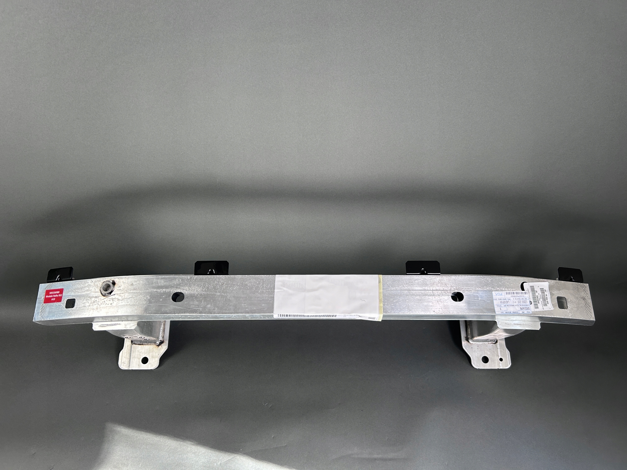 Nosník nárazníku přední Alfa Giulia USA 50553698 za 14621 Kč - Allegro