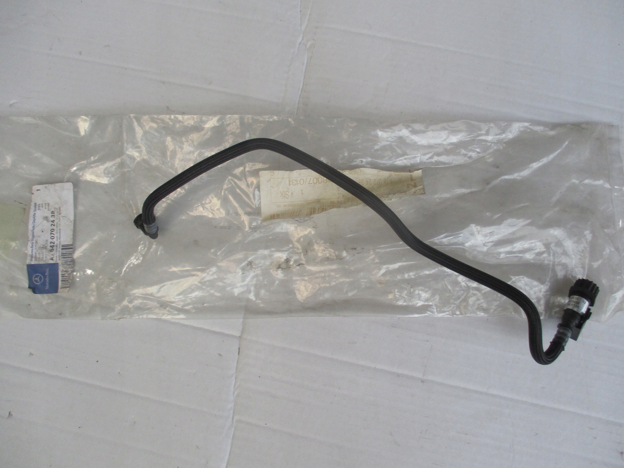 MERCEDES SPRINTER W906 PRZEWÓD PALIWA A6420702438 A6420702438 za 70 zł ...