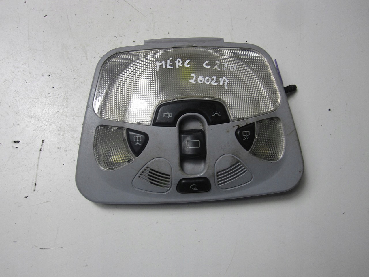 Lampak oświetlenia kabiny wnętrza BMW OE 8364928 - porównaj ceny ...