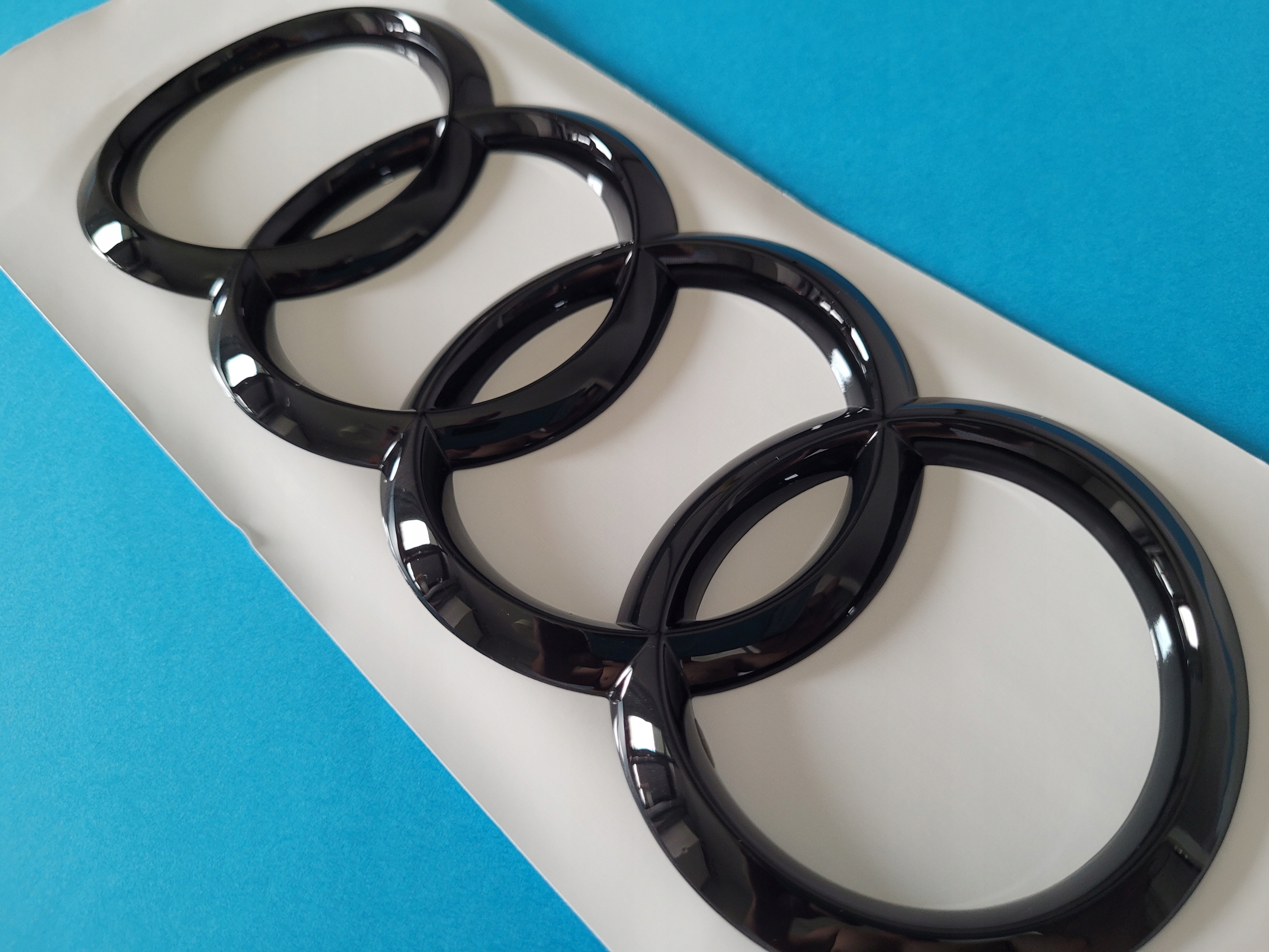 Pierscienie_do_audi_tył_black_glossy_202mm - Емблема для Audi чорний ...