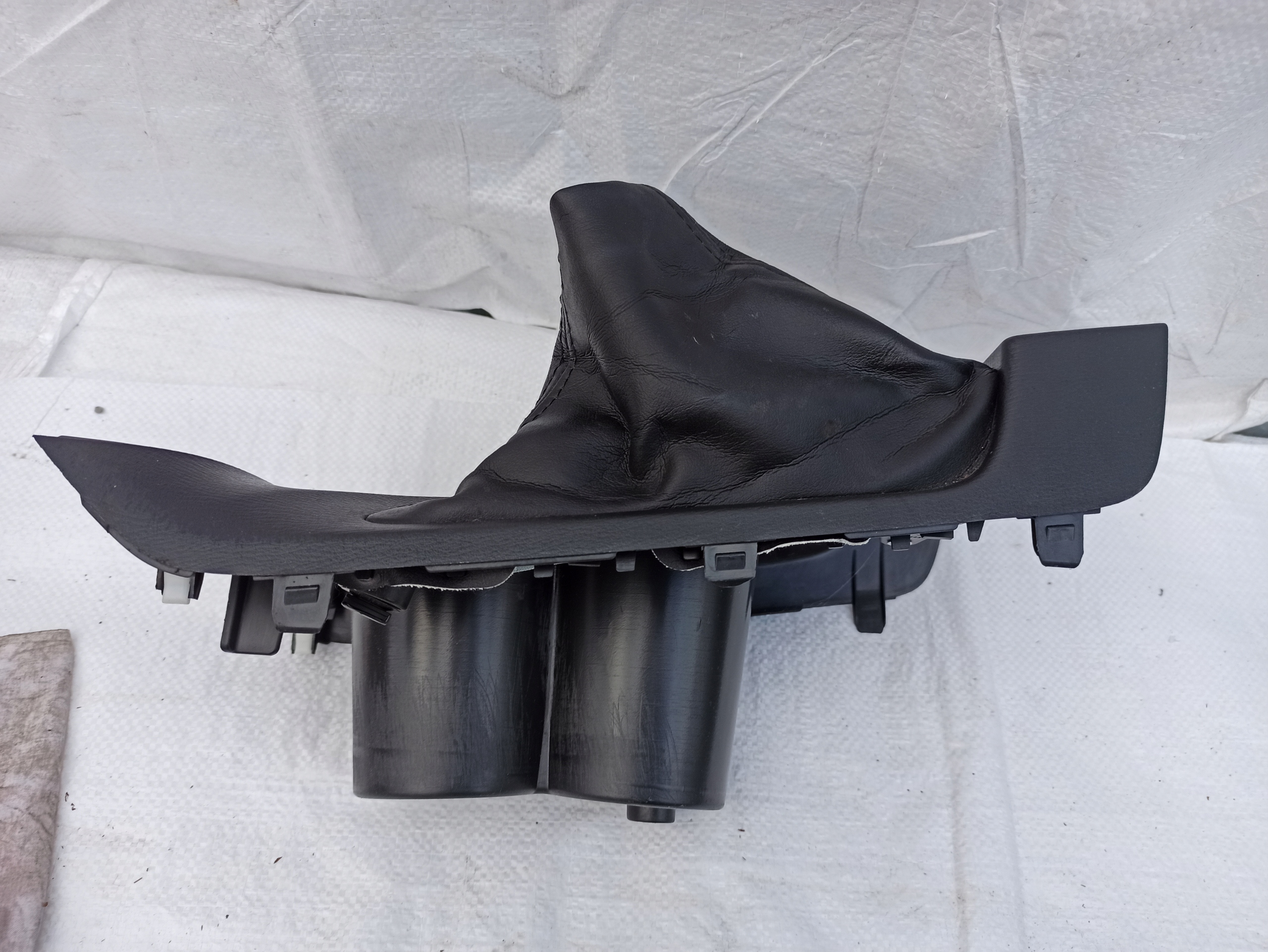 KE40-64431 KE40-64431 - MAZDA CX-5 CUPHOLDER РУЧНИЙ СИЛЬФОН купить в ...