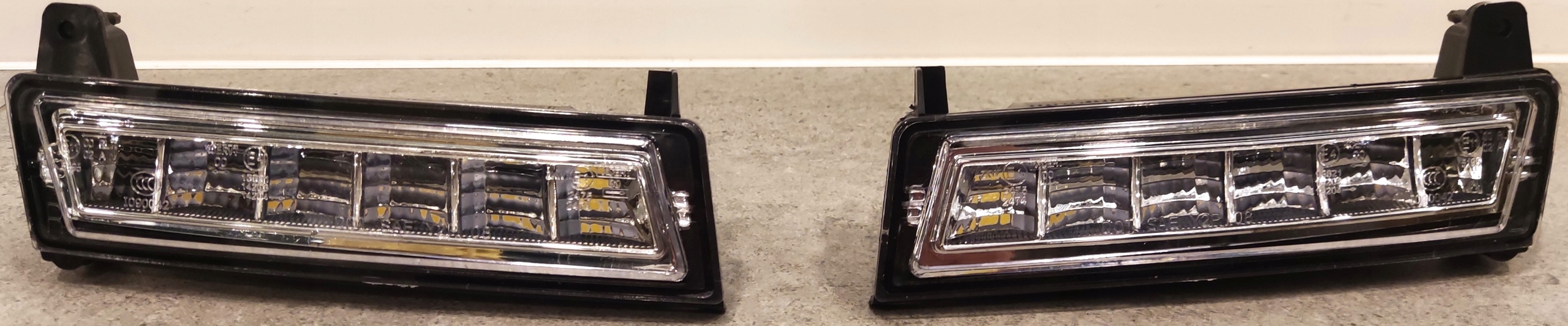 Światła do jazdy w dzień Mercedes-Benz OE A1648200656 - porównaj ceny ...