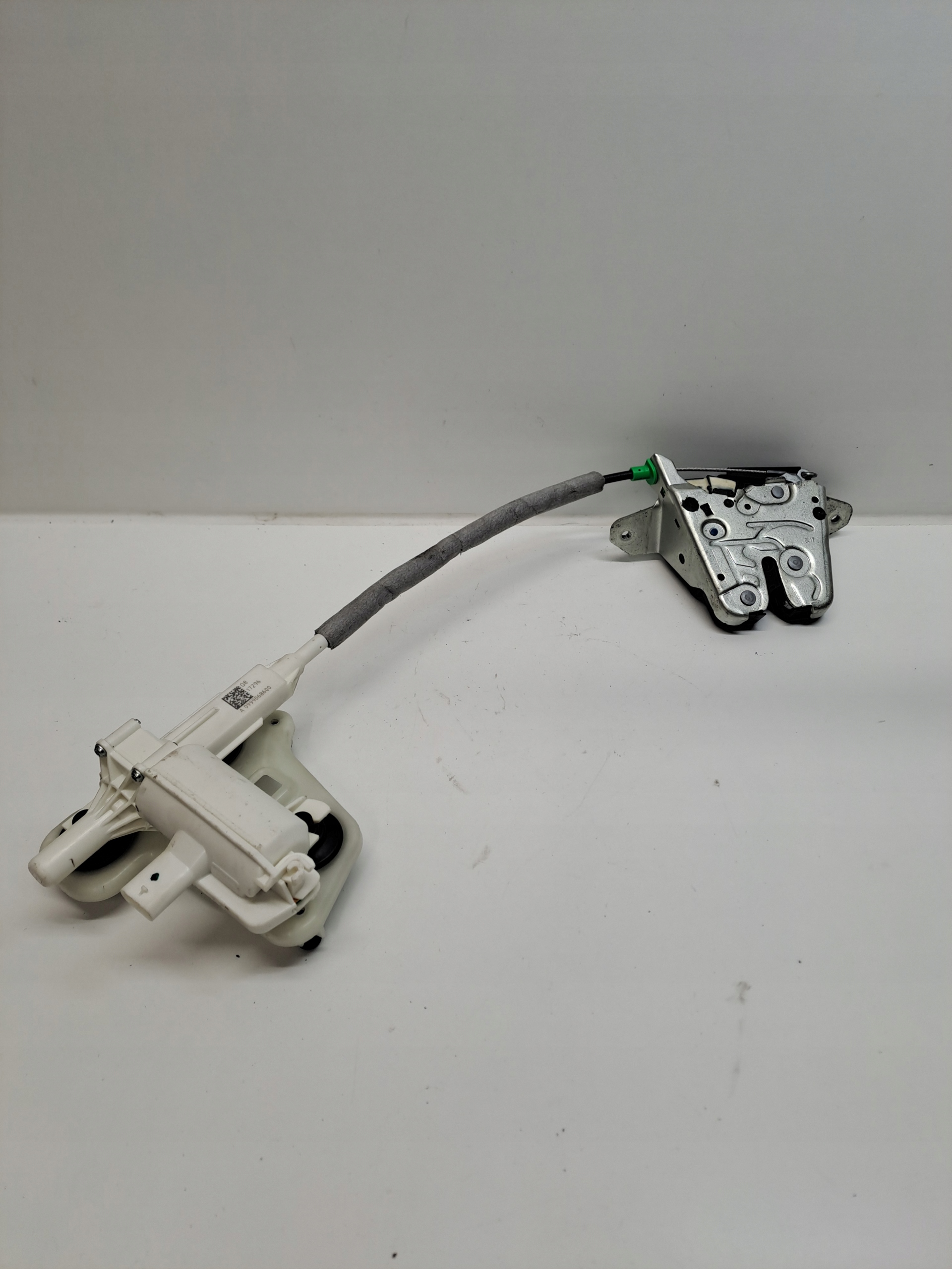 MERCEDES W213 ZAMEK DOCIĄG KLAPY BAGAŻNIKA A0999068600 za z Boleslawiec ...