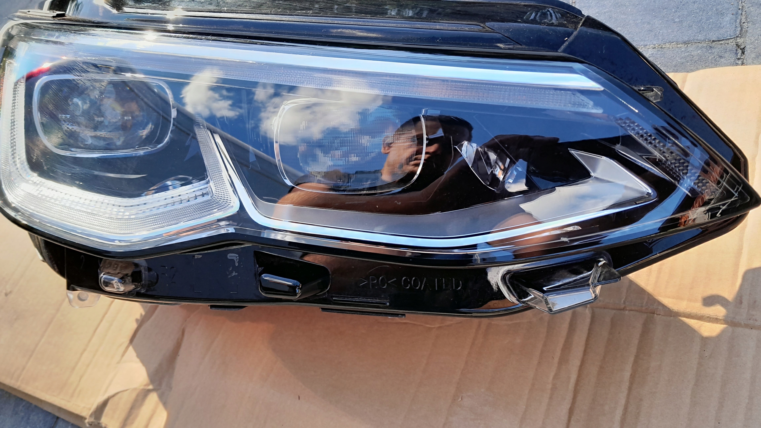 VW golf 8 lampa za 1800.00PLN z Łowyń - Allegro - (12710396408)