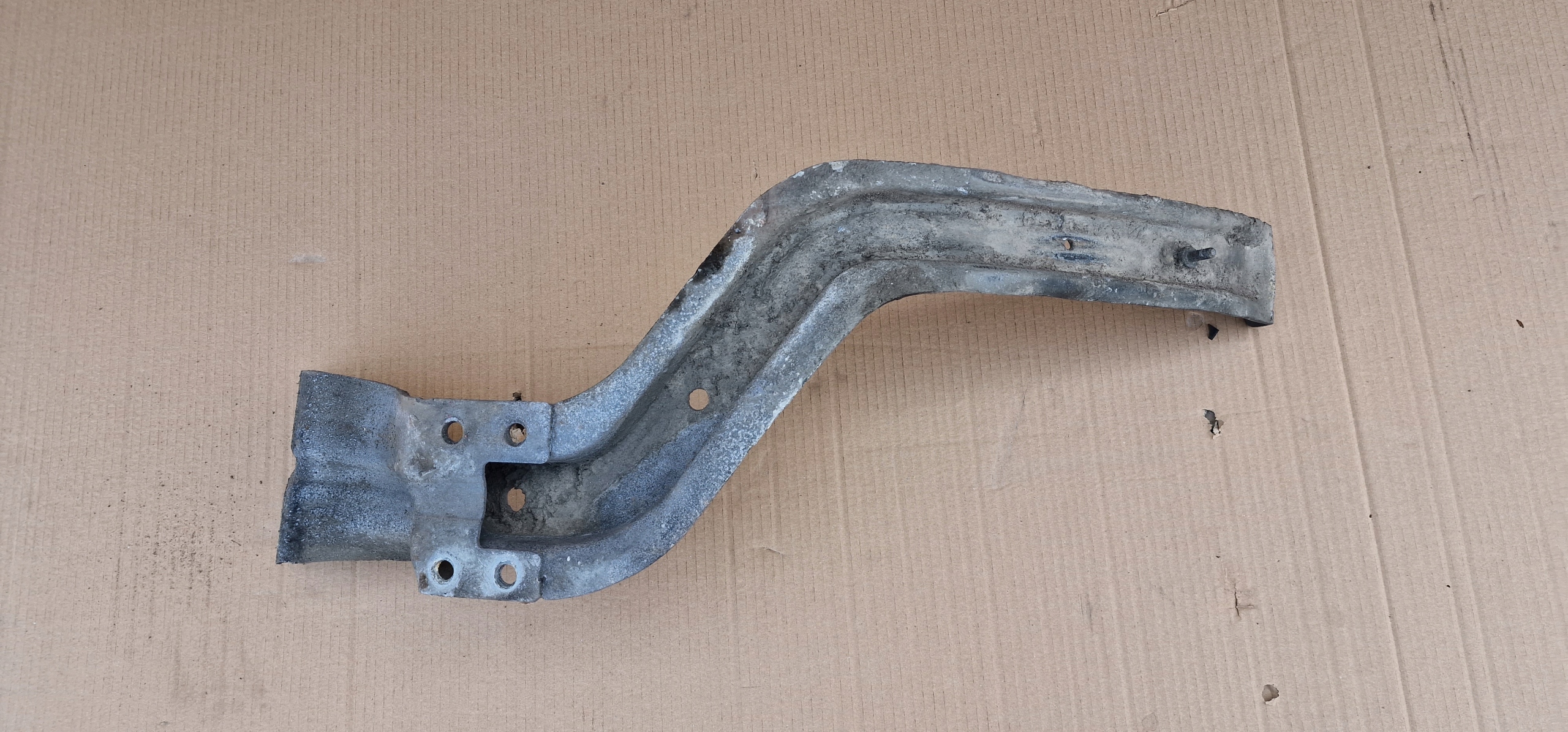 ŁAPARAMIEBŁOTNIKASXC ŁAPARAMIEBŁOTNIKASXC - SCANIA ЛАПА КРЕПЛЕНИЕ КРЫЛО ...