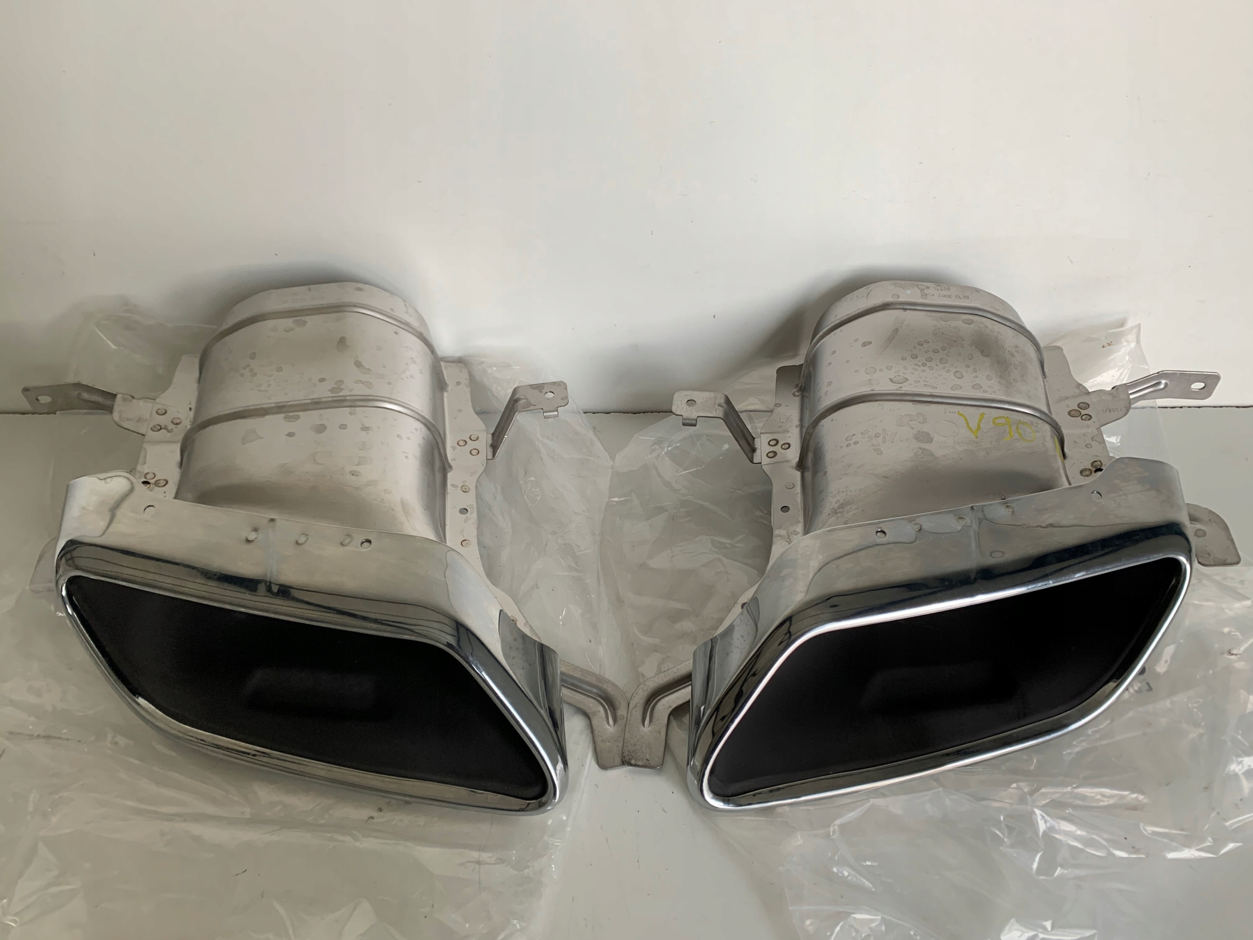 VOLVO V90 S90 KOŃCÓWKA WYDECHU PRAWA LEWA 32227059 32227058 za 280 zł z ...