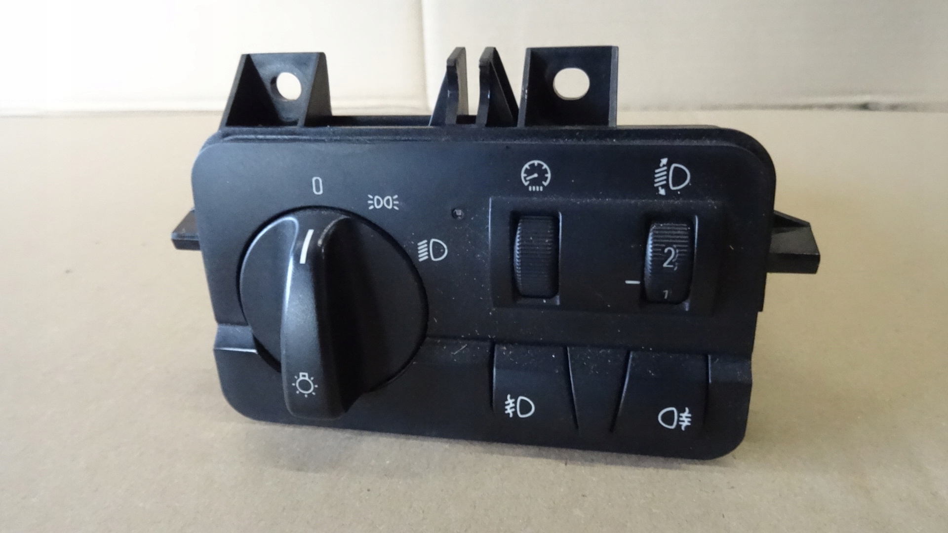 BMW E46 WŁĄCZNIK ŚWIATEŁ 61316907947 BMW E46 WŁĄCZNIK ŚWIATEŁ ...