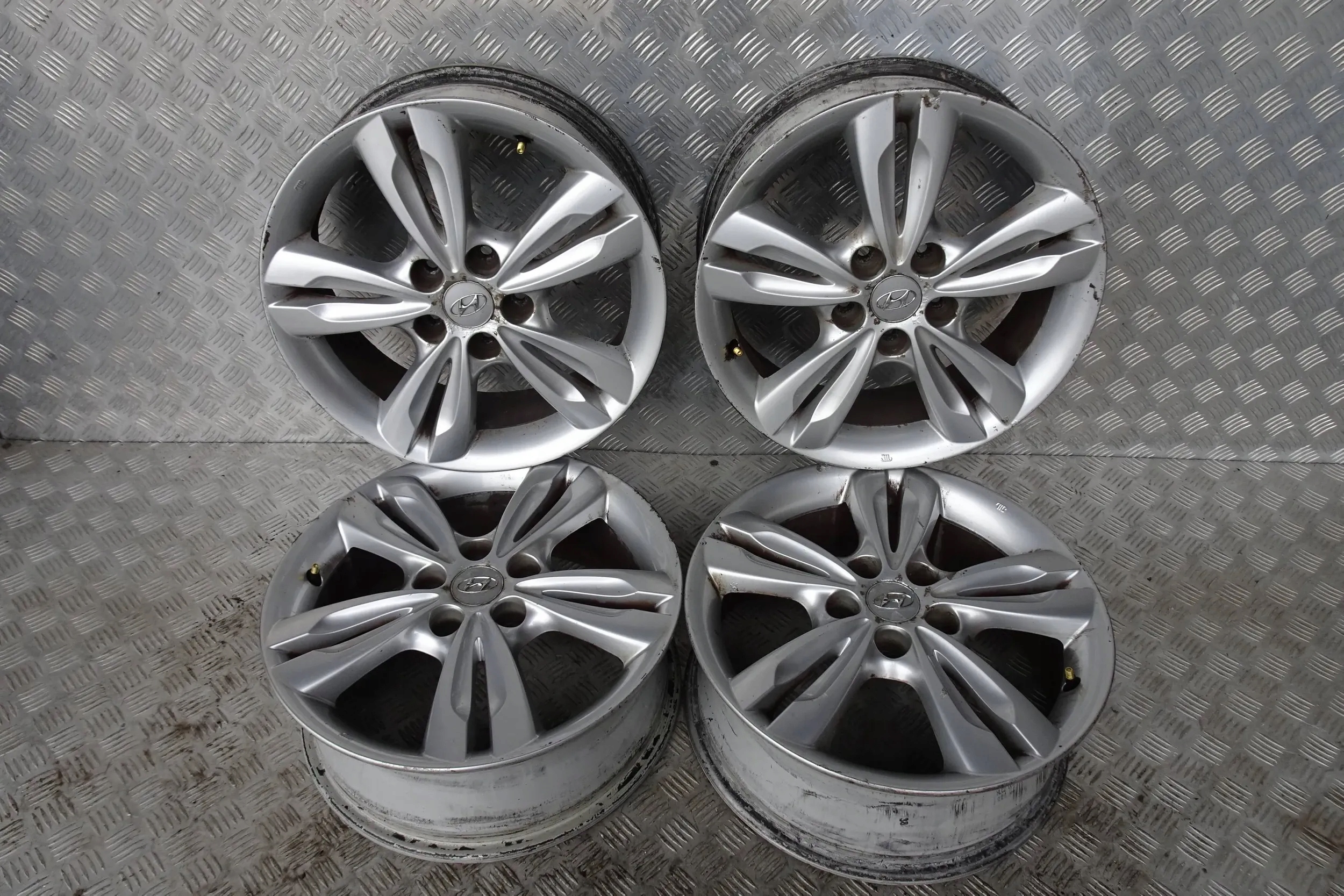 HYUNDAI IX35 IX 35 FELGI ALUMINIOWE ALUFELGI R17 KOMPLET 52910-2Y400 za ...