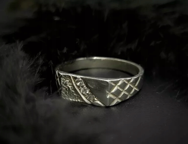 SREBRNY PIERŚCIONEK ZDOBIONY Z CYRKONIAMII P925 4,06G (5903205467270) • Cena, Opinie ...