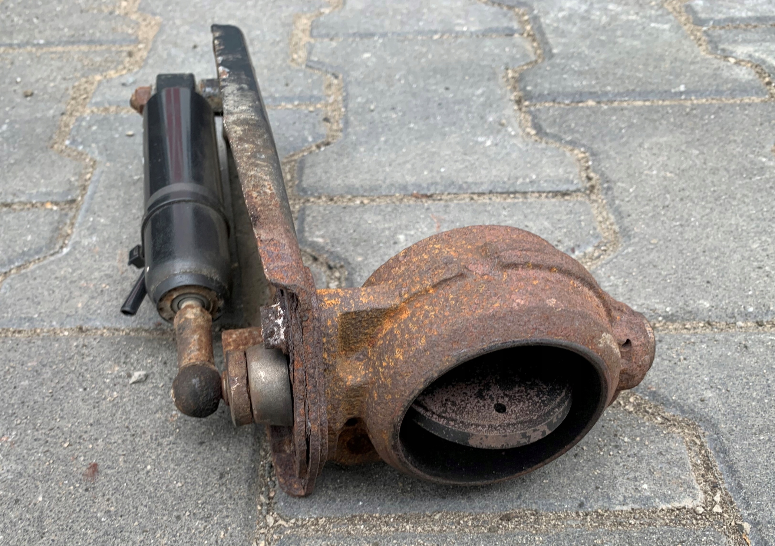 MAN TGL 8.180 12.180 SIŁOWNIK HAMULEC GÓRSKI RETAR HAMULEC GÓRSKI ...