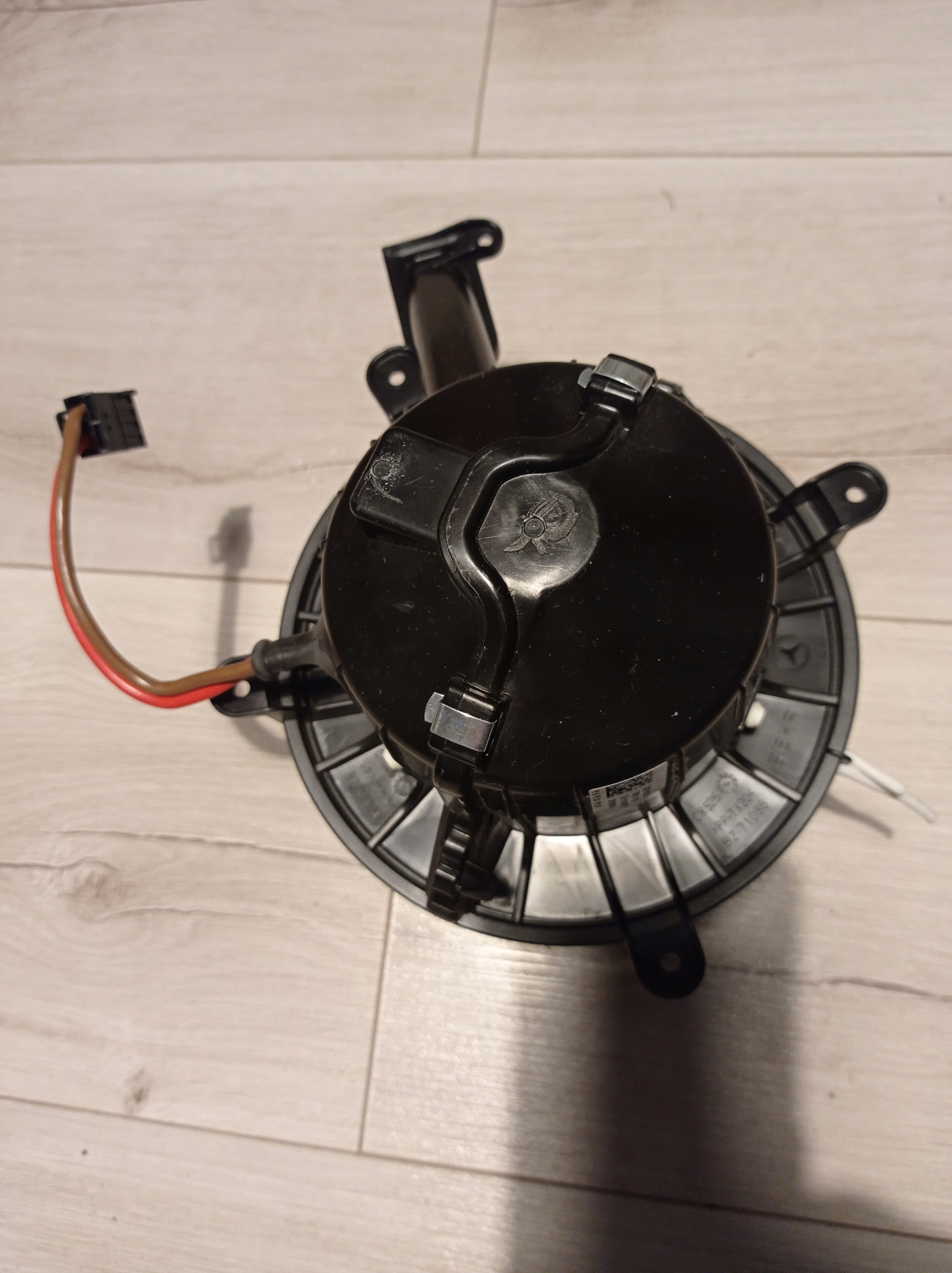 Silnik dmuchawy Mercedes Vito 447 0008304701 za 150 zł z Nowy Tomyśl ...