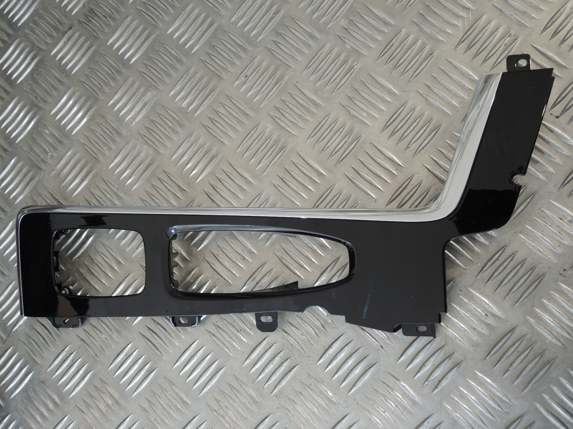 VOLVO XC60 II RAMKA OBUDOWA TUNELU 31469435 31469435 za 400 zł z ...