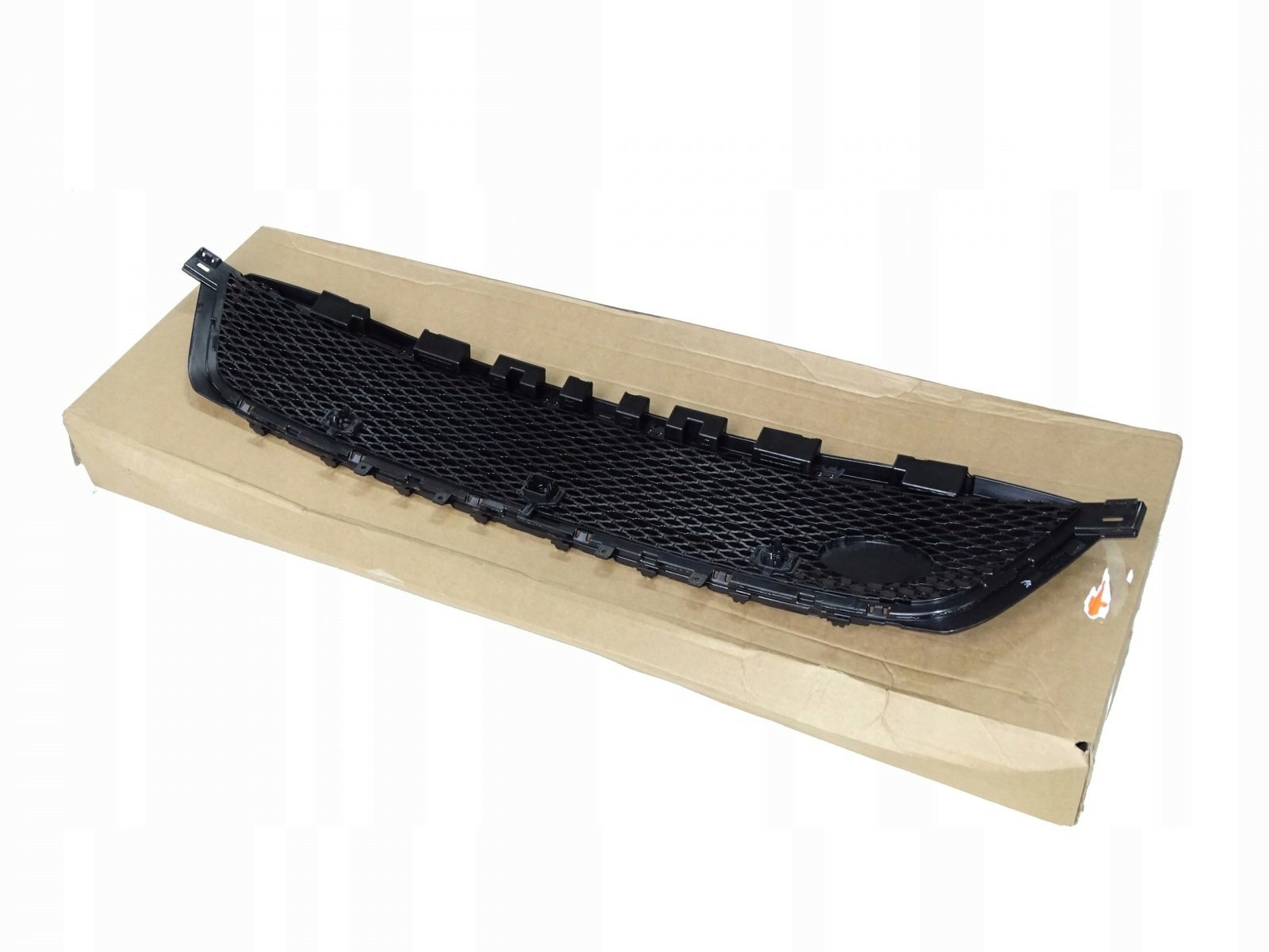 LR106788 LR106788 - New Grille INTAKE IN BUMPER Range ROVER VELAR L560 ...