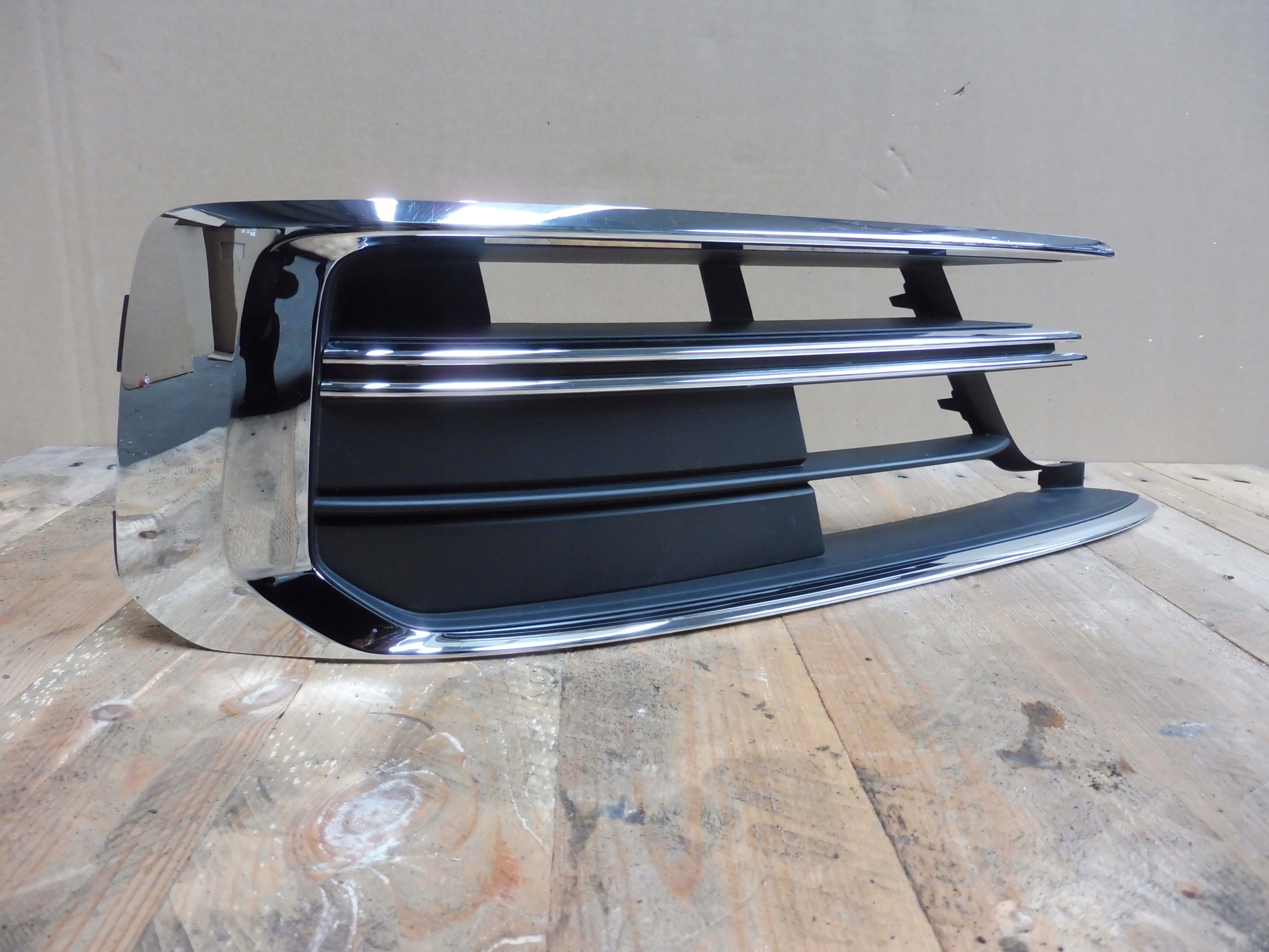 PRAWA KRATKA ZDERZAKA CHROM AUDI A8 D5 17-21 4N0807680A, 4N0807680C za ...