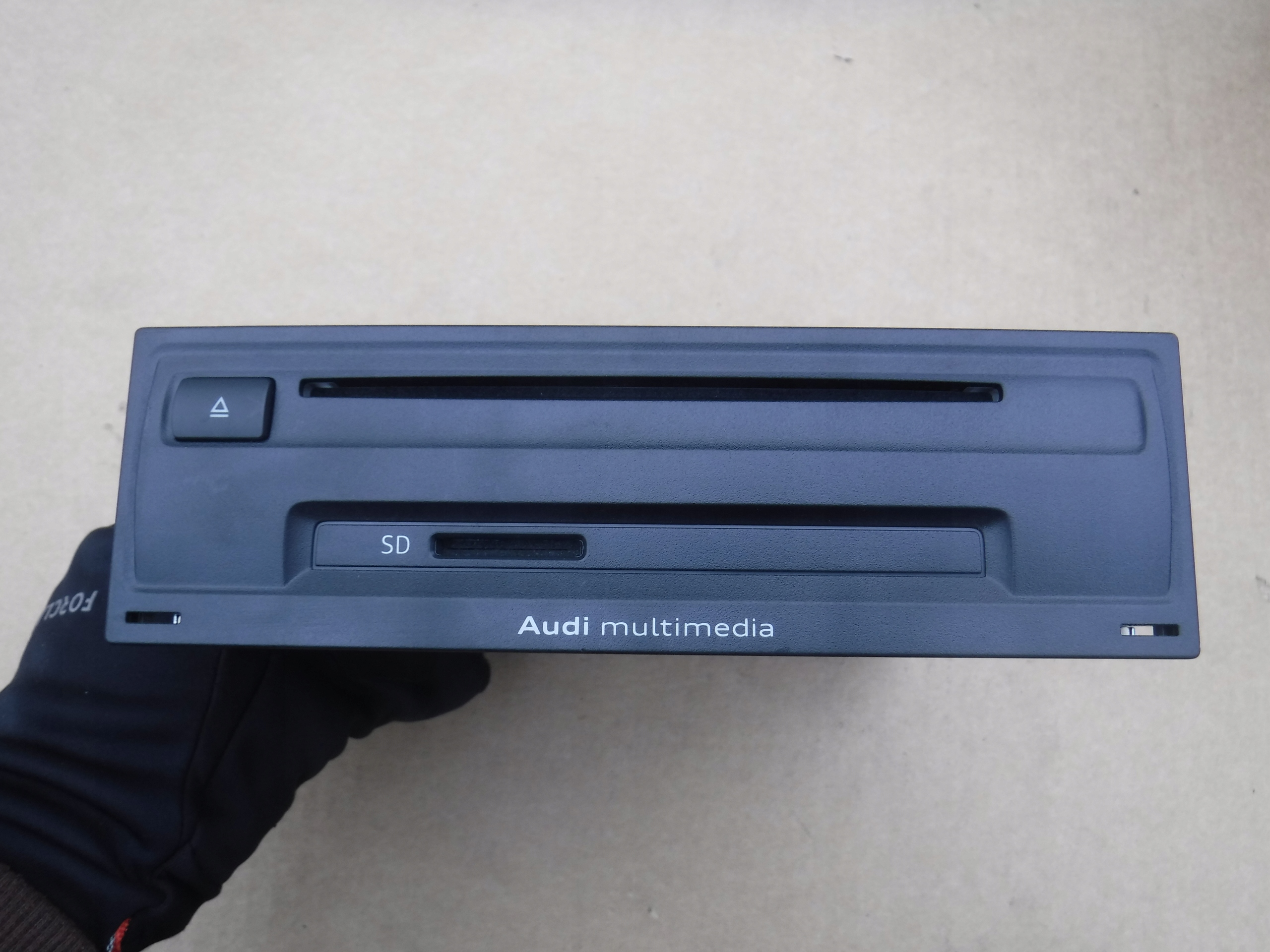 CZYTNIK MMI SD NAWIGACJI AUDI A3 8V 8V0035842A za 1000.00PLN z Wieluń ...