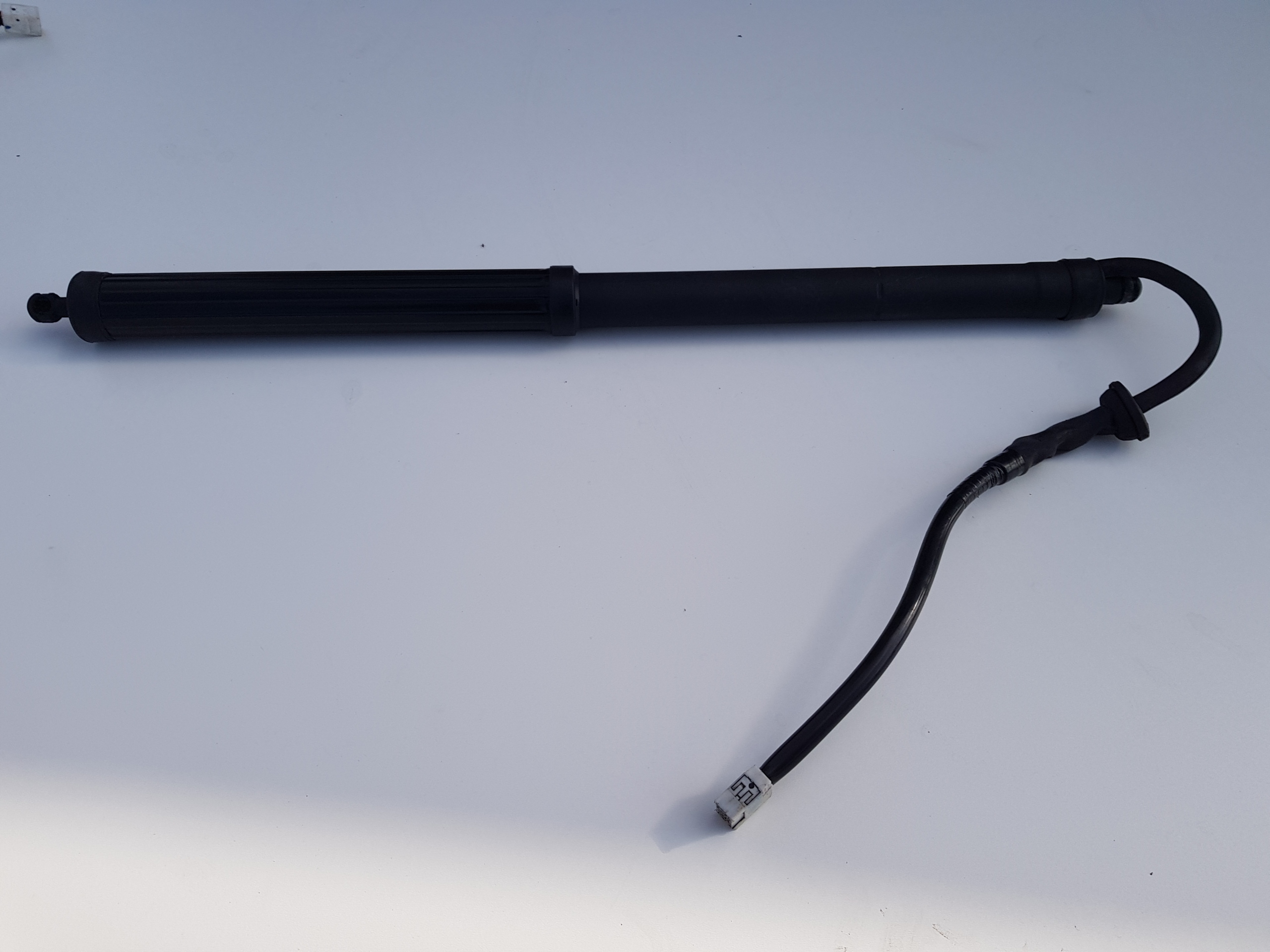 TOYOTA RAV 4 V 19-23 SIŁOWNIK KLAPY 68920-42020 za 450.00PLN z Grodzisk ...