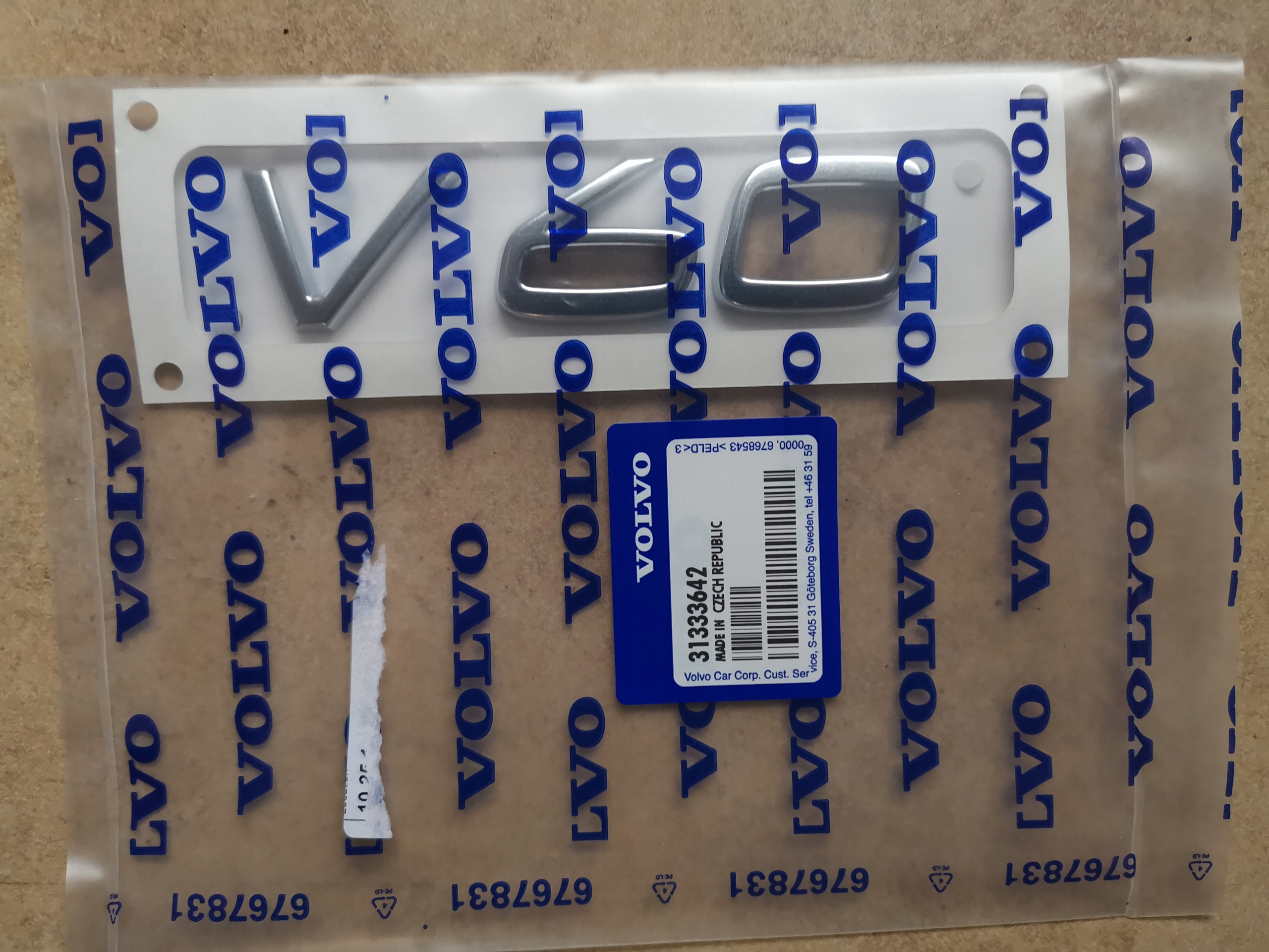 VOLVO v60 EMBLEMAT ZNACZEK NAPIS NA KLAPĘ za 179.00PLN z Krzeszowice ...