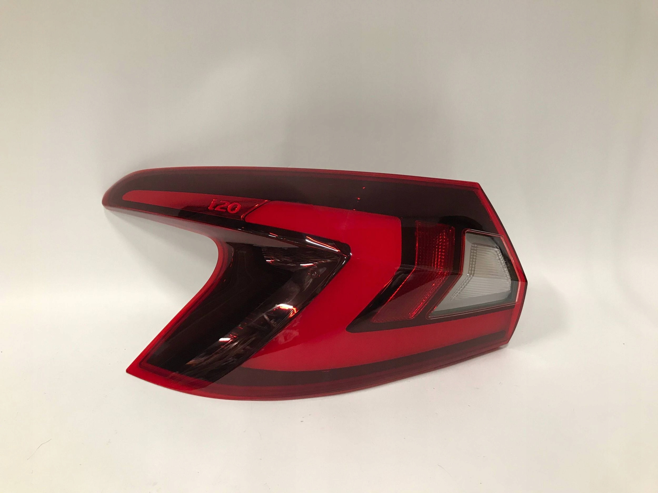 HYUNDAI I20 III 20- LAMPA TYLNA LEWA LED EUROPA za 1100.00PLN z Wijewo ...