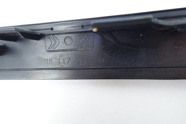LISTWA SŁUPKA DRZWI LEWA TYŁ PEUGEOT 3008 II 9811709980 LISTWA SŁUPKA ...