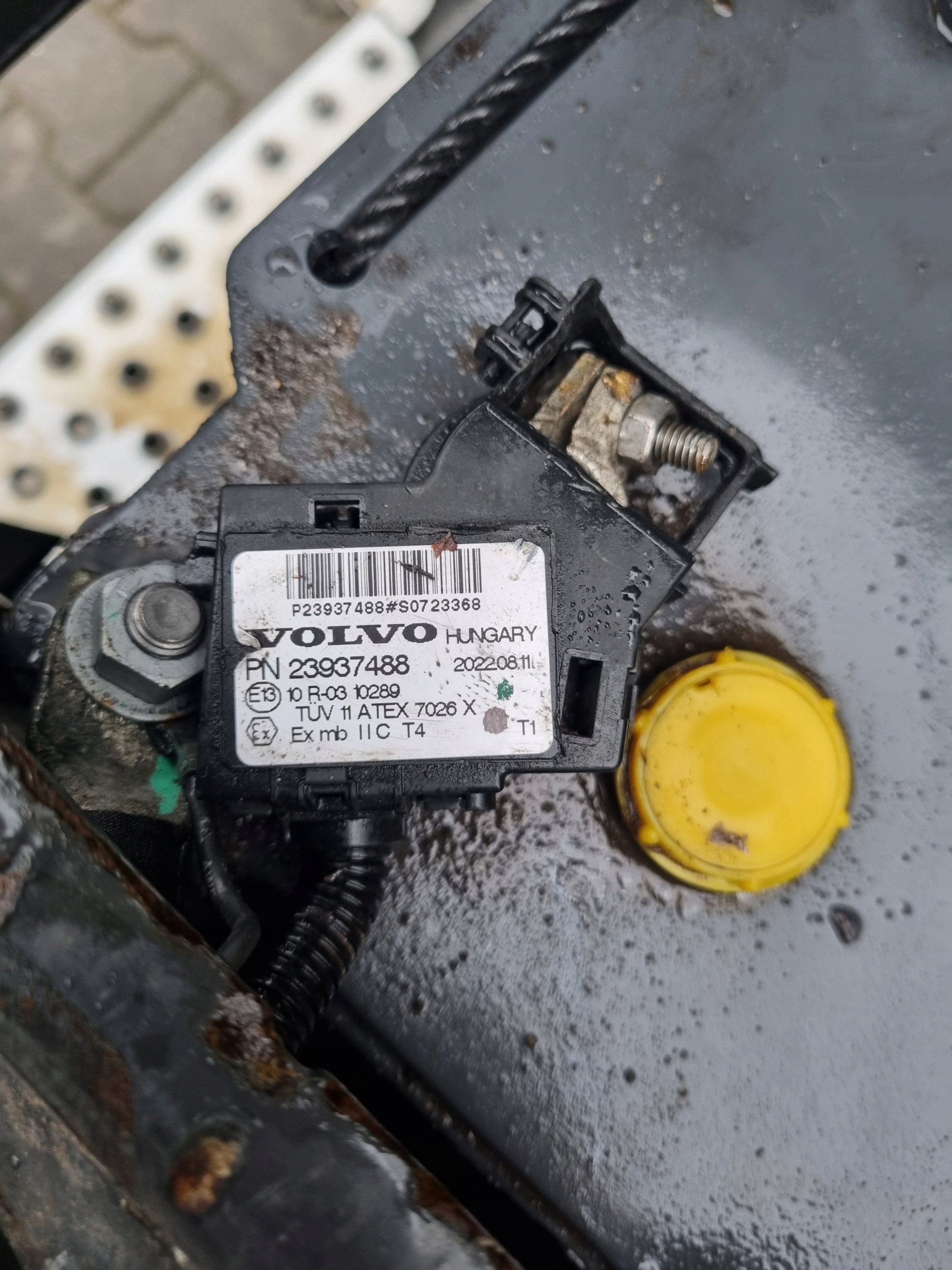 KLEMA SENSOR CZUJNIK AKUMULATORA VOLVO FH FM 4 FMX za 738.00PLN z Nowe ...