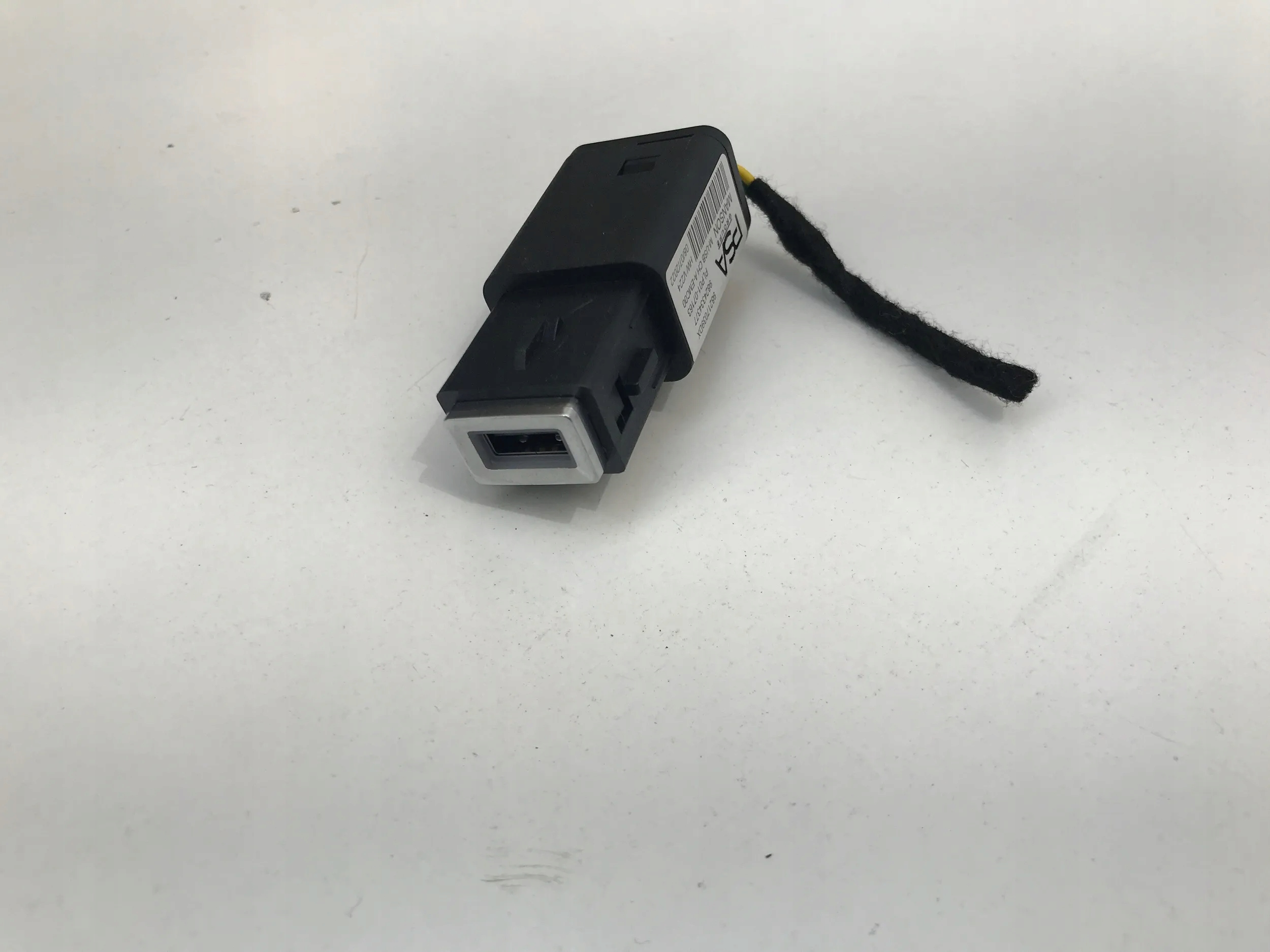 OPEL MOKKA-e B II 2022 GNIAZDO ZŁĄCZE USB 98217039DX za 45.00PLN z ...