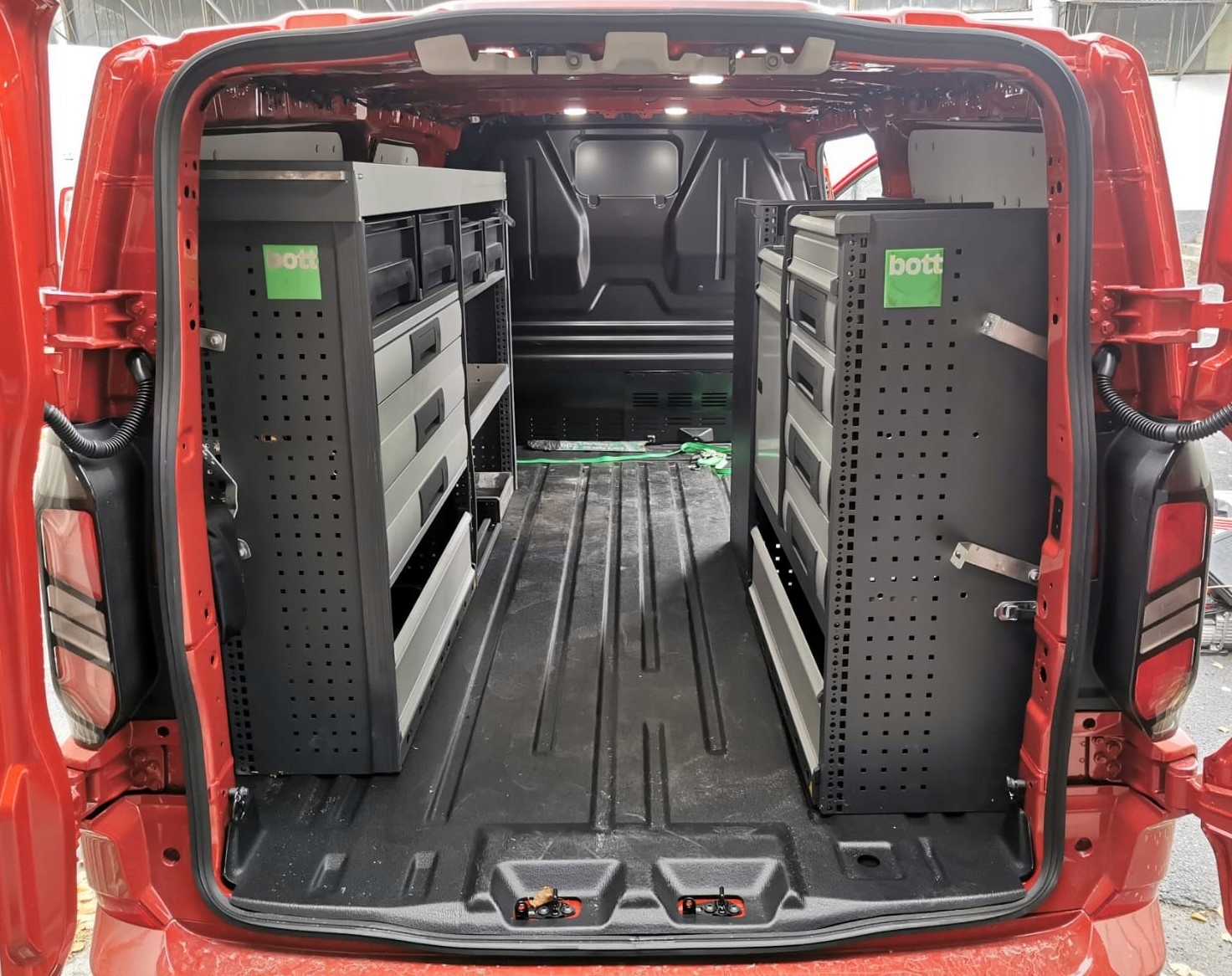 Zabudowa serwisowa warsztatowa VW T6 CUSTOM PROACE TRAFIC VIVARO VITO ...