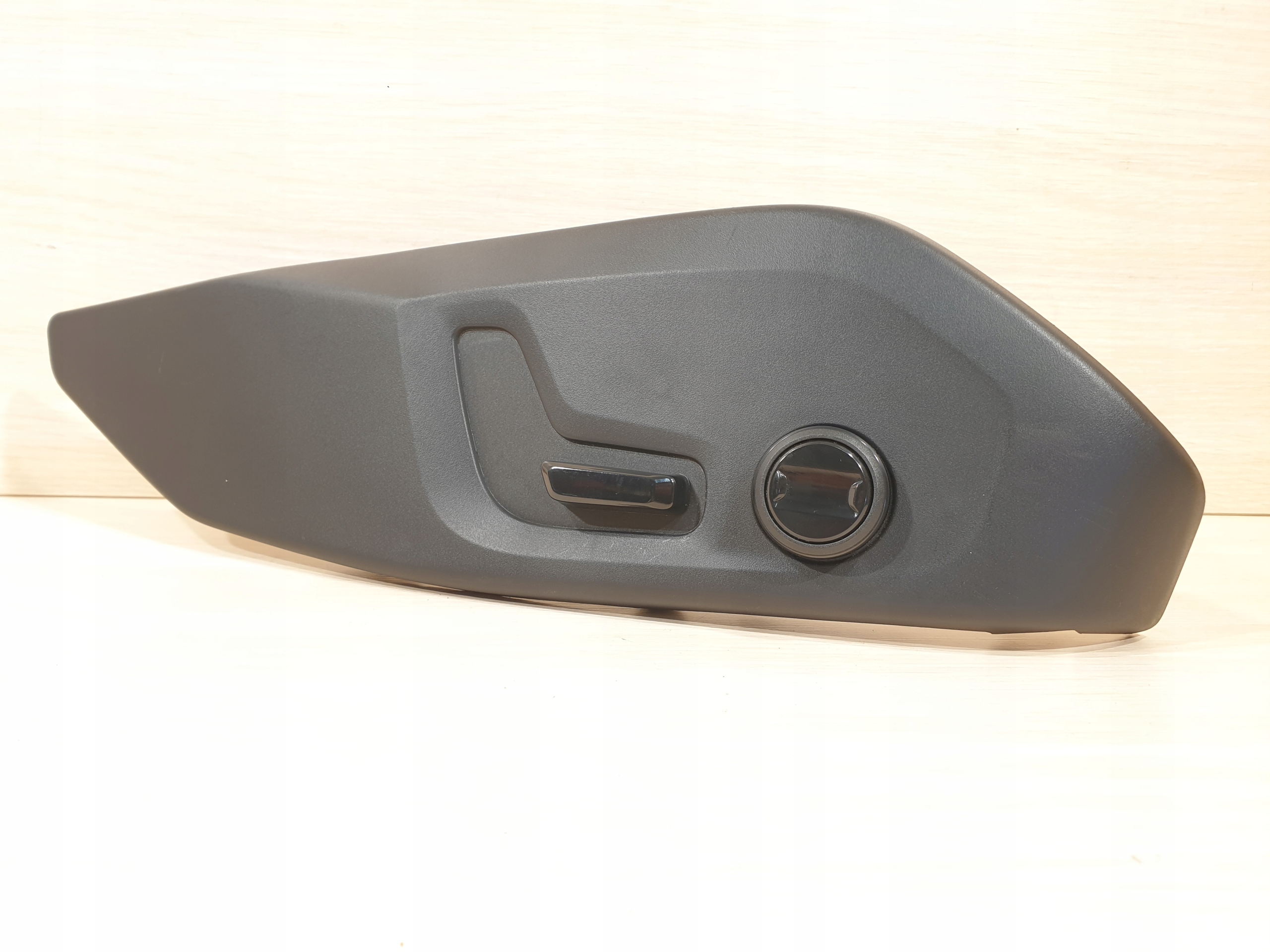 VOLVO PANEL OSŁONA FOTELA PASAŻERA ZE STEROWNIKIEM 31419539 za 450 zł z ...