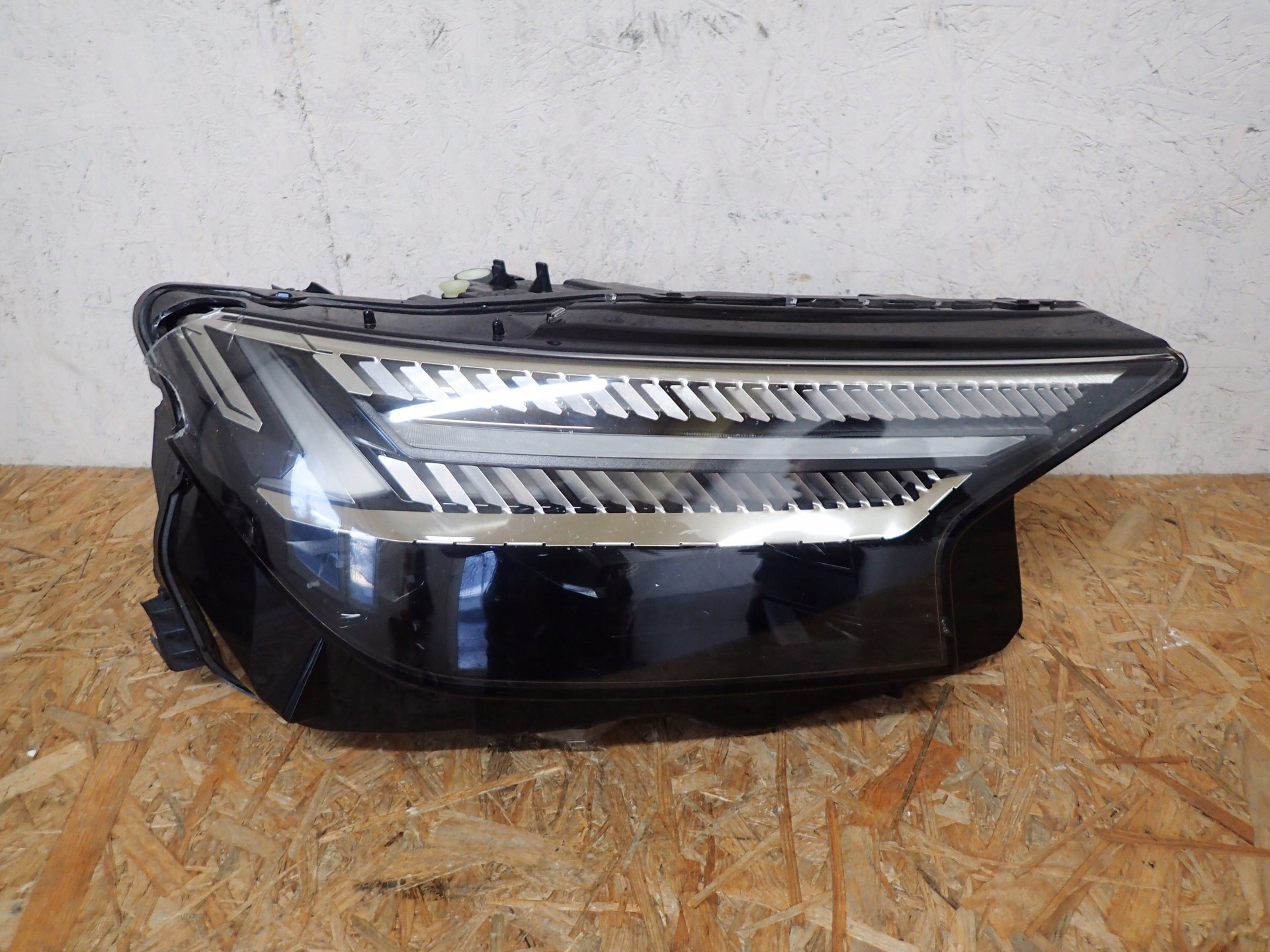 LAMPA PRAWA PRAWY FULL LED MATRIX AUDI Q4 89A F4B F4N 2021- za 600 ...