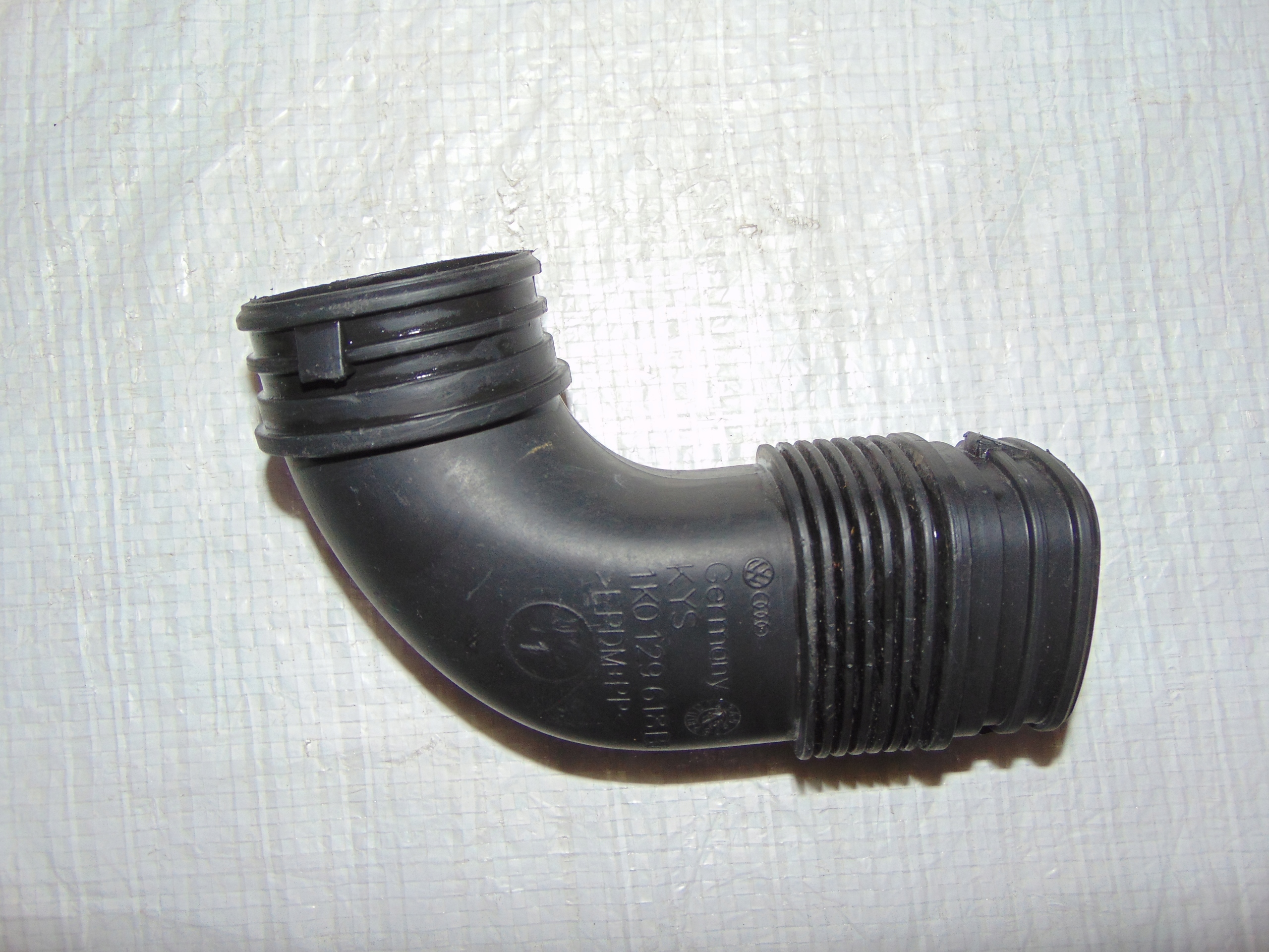 VW SKODA PRZEWÓD POWIETRZA RURA 1K0129618BF za 40.00PLN z CZERWIEŃSK ...