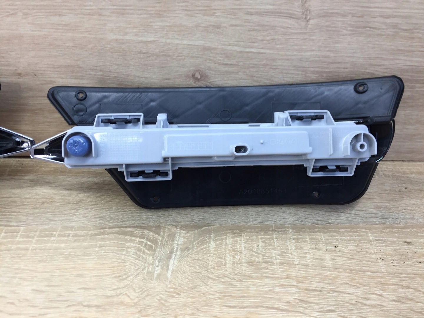 A2048851453 - Решітка бампера MERCEDES LIFT W204 A2048851453 LED купити ...