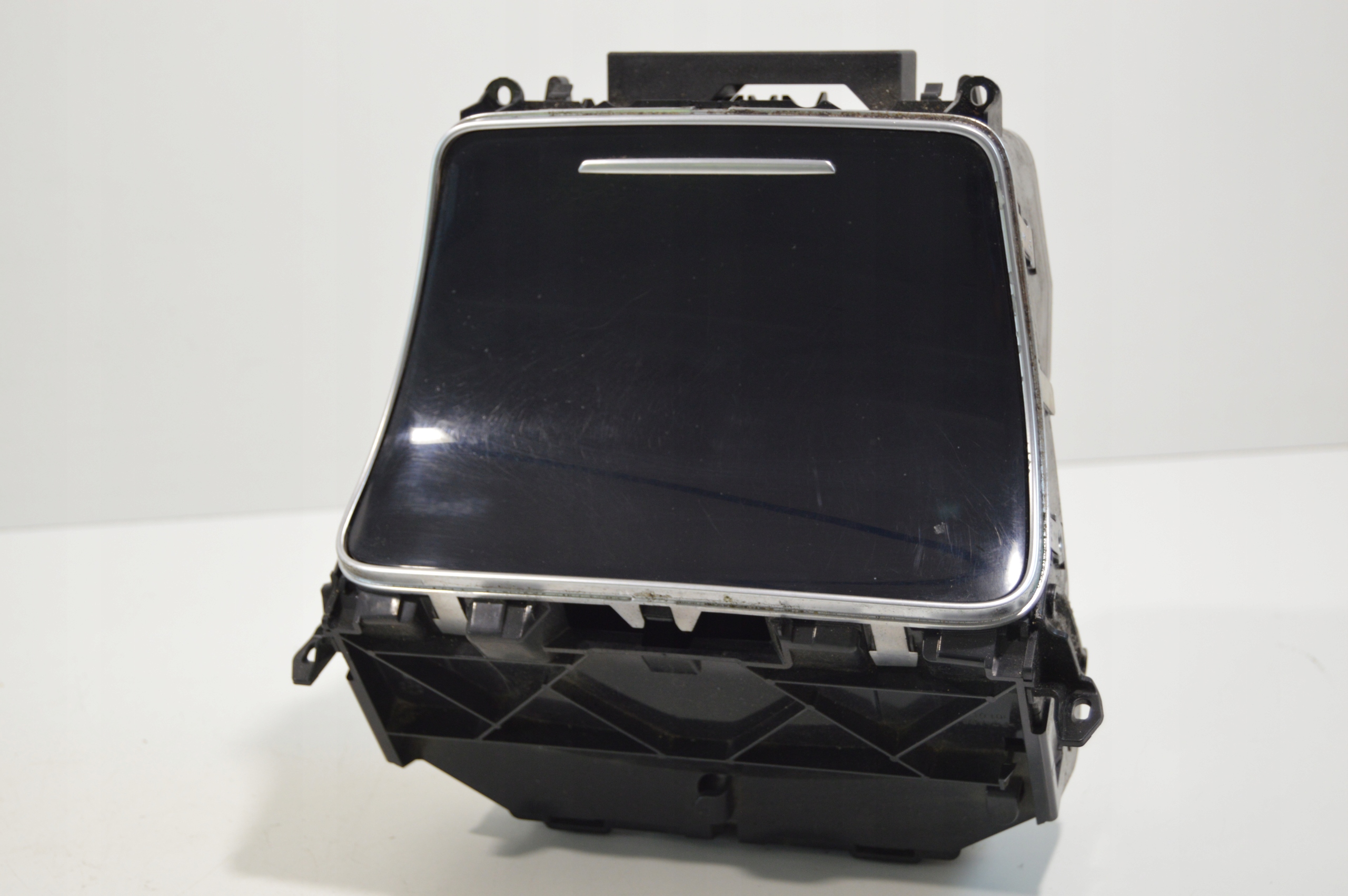 SCHOWEK TUNELU ŚRODKOWY BLACK PIANO MERCEDES W205 C KLASA 2056801105 za ...