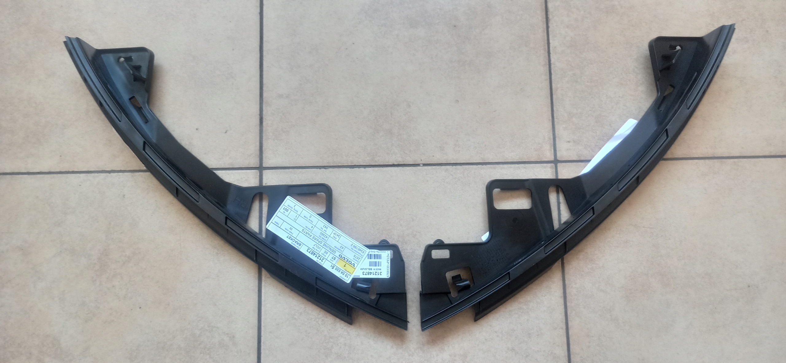 VOLVO C70 ŚLIZG POD LAMPE MOCOWANIE ZDERZAKA LIFT za 180.00PLN z ...