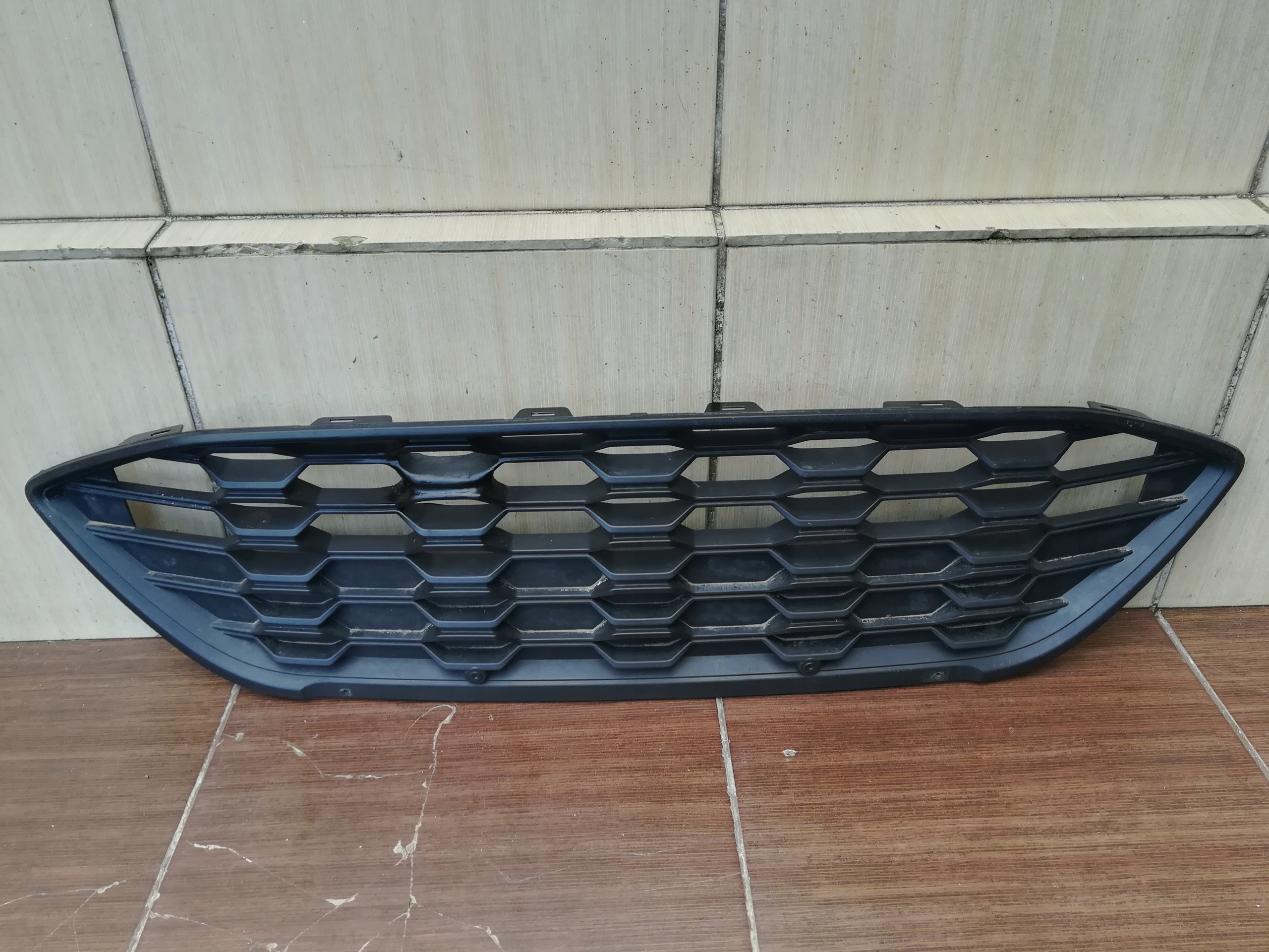 GRILL ZDERZAKA PRZÓD FORD FOCUS ST MK4 HB 18- OE za 300.00PLN z Góra ...
