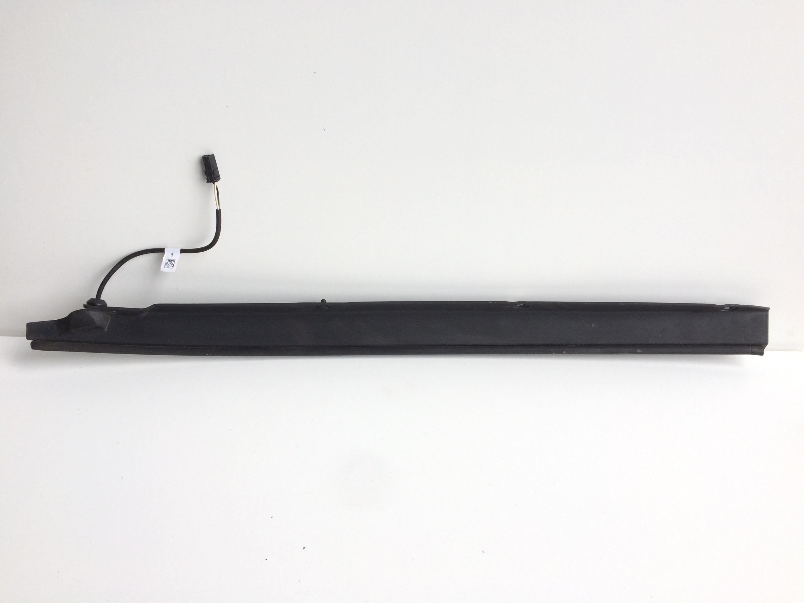 GRAND CHEROKEE WK2 CZUJNIK DOMYKANIA KLAPY LEWY - docom.com.ua