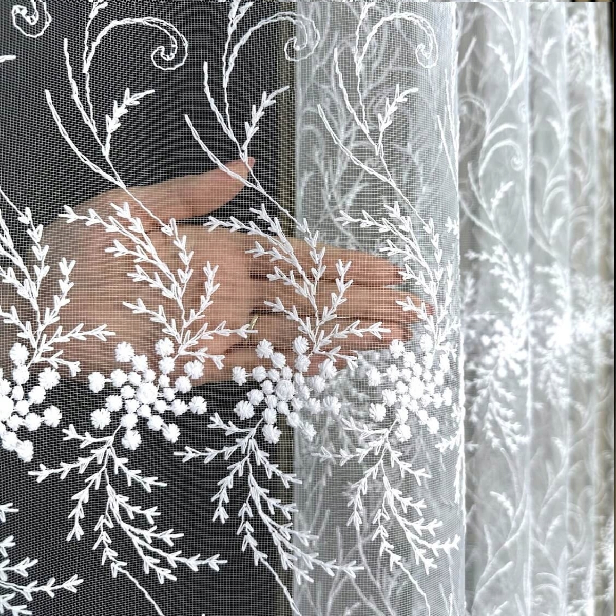 Firany Nowoczesne do Salonu Premium Haft Guadelupe Firanki 400x250 ...