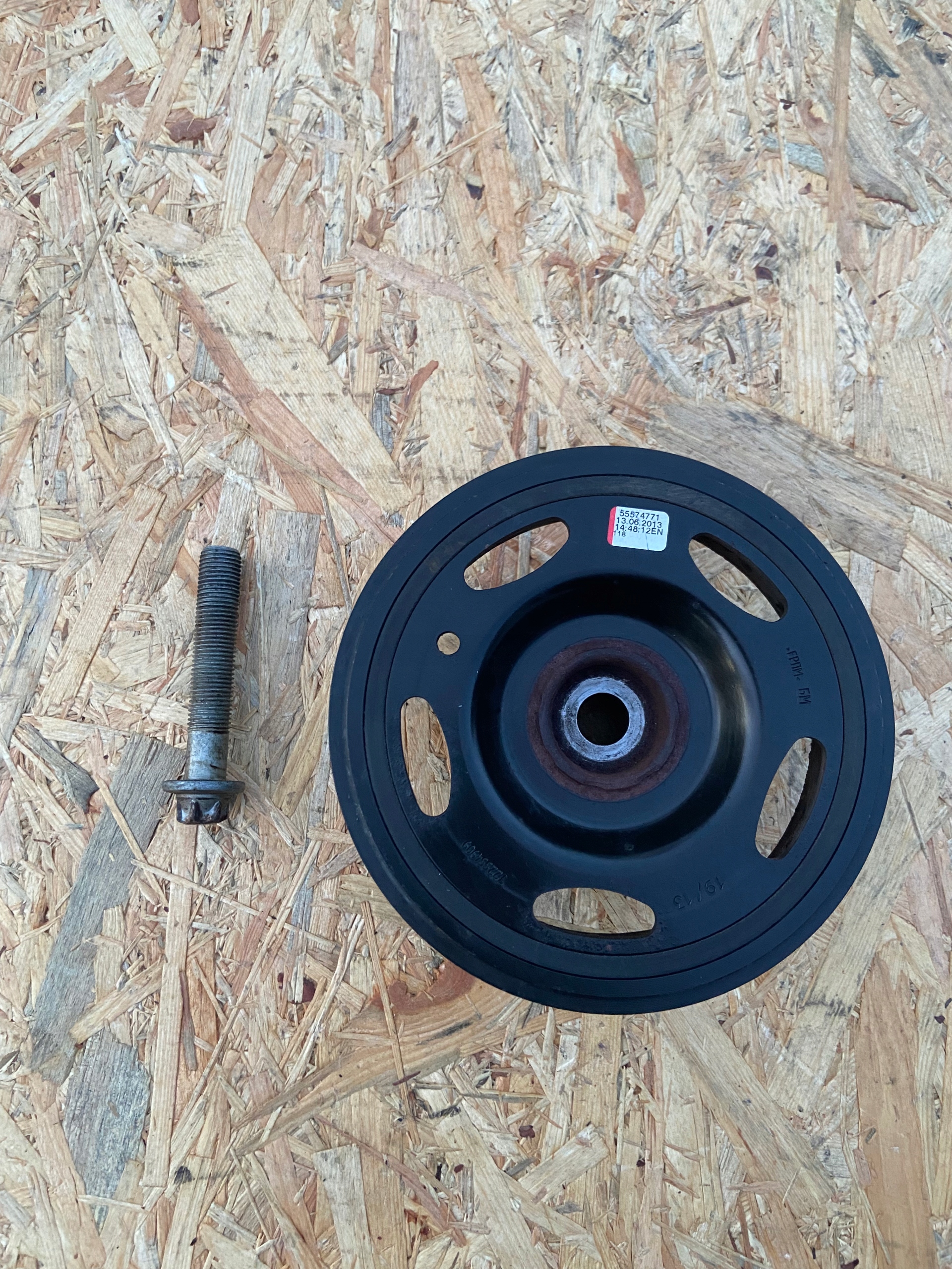 KOŁO PASOWE WAŁU OPEL ASTRA J CORSA D 1.4 A14XER 55574771 za 100.00PLN ...