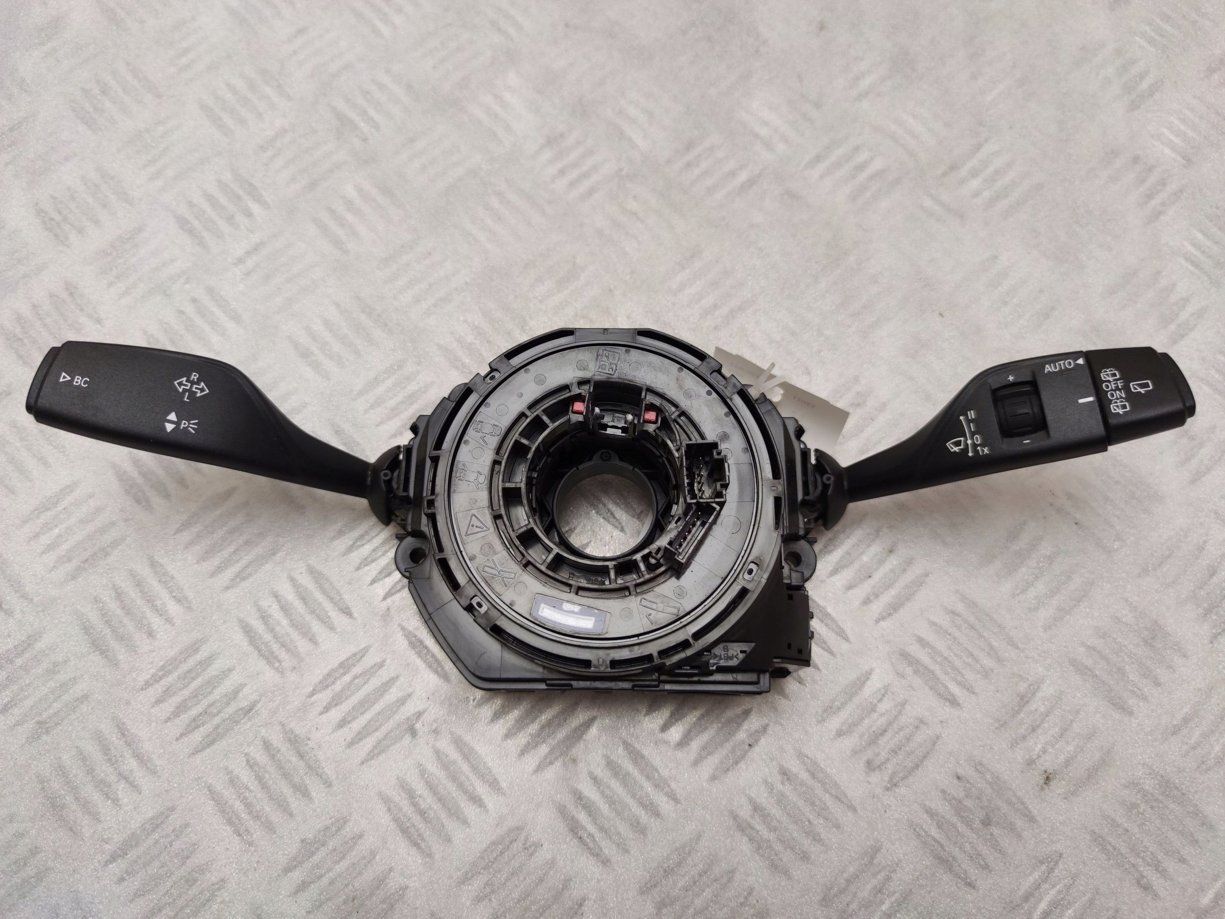 BMW 2 F46 Manetka / Przełącznik kierunkowskazów wycieraczek za 173 ...