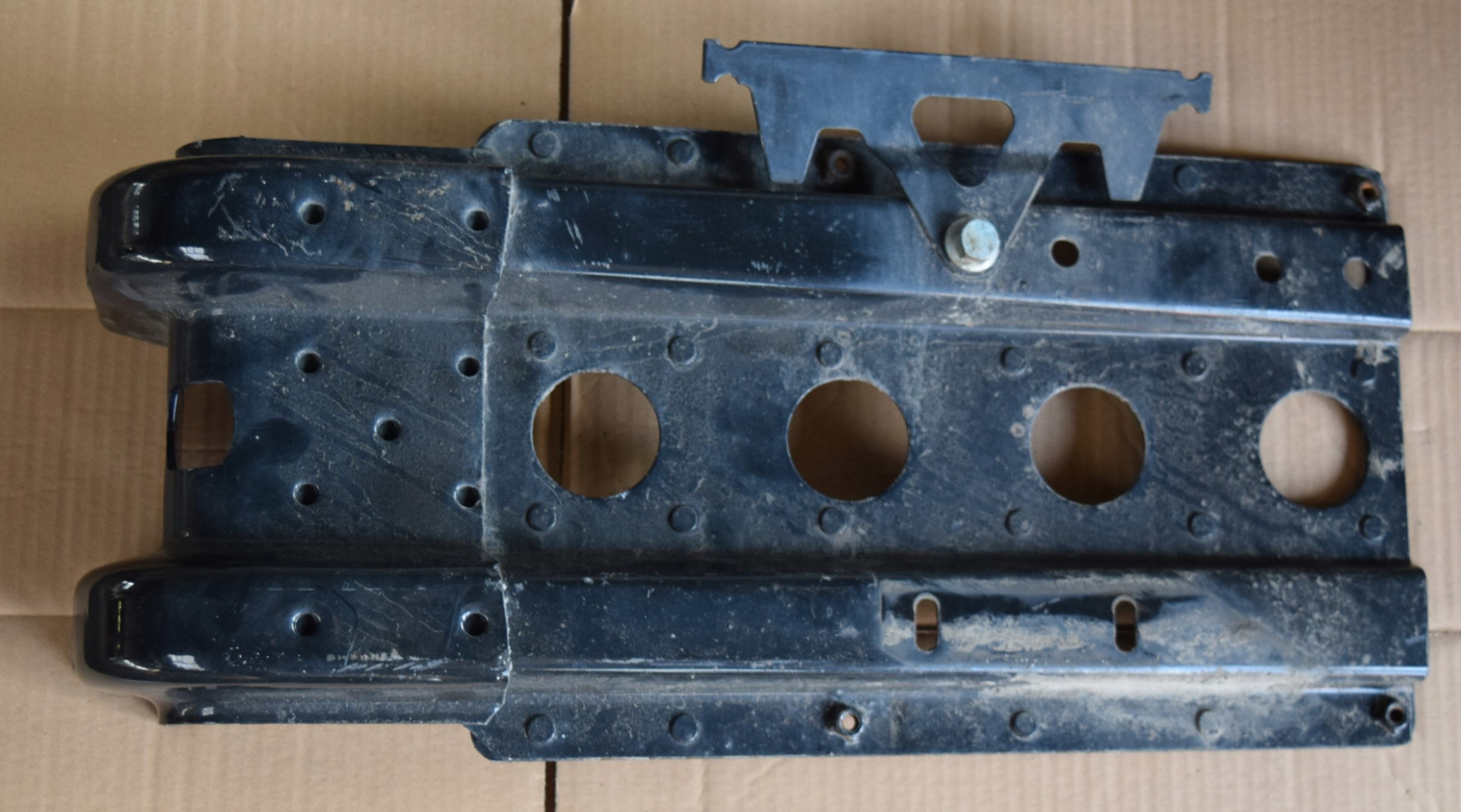 КРЕПЛЕНИЕ БАМПЕРА ЗА ПЕРЕДНИМ КОЛЕСОМ MAN TGX TGS купити на Avtoex з ...