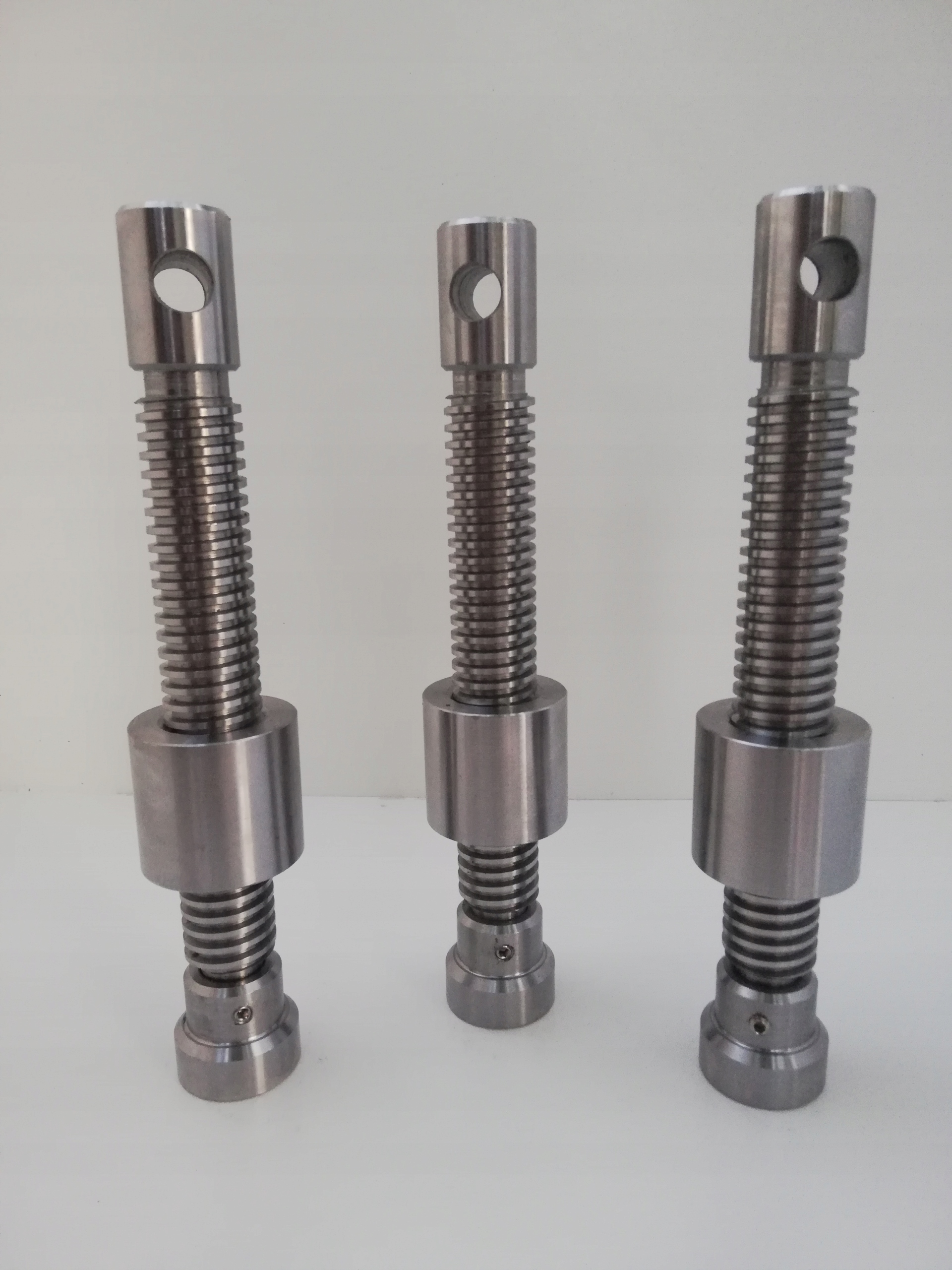 OKAZJA! Śruba trapezowa tr 28x5 ścisk stolarski (Śruba trapezowa 28x5 ...