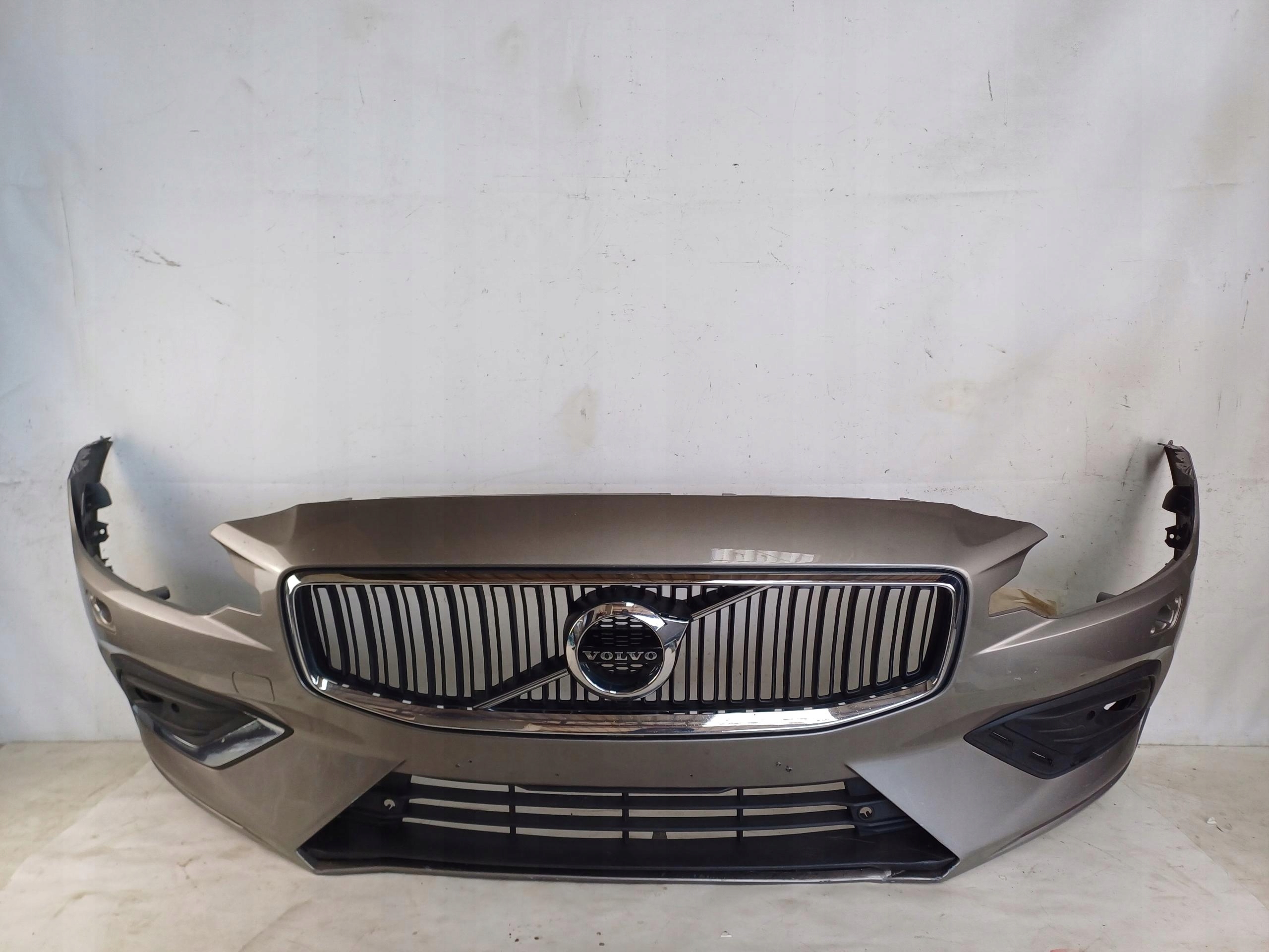 Volvo S60 Front Bumper - Niska cena na Allegro