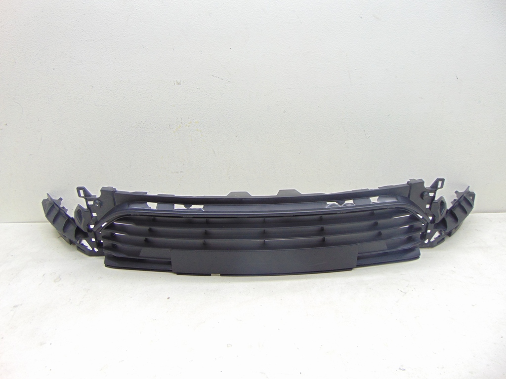 ŚRODKOWA KRATKA ZDERZAKA PRZEDNIEGO RENAULT CLIO IV 4 LIFT 2016-2020R ...