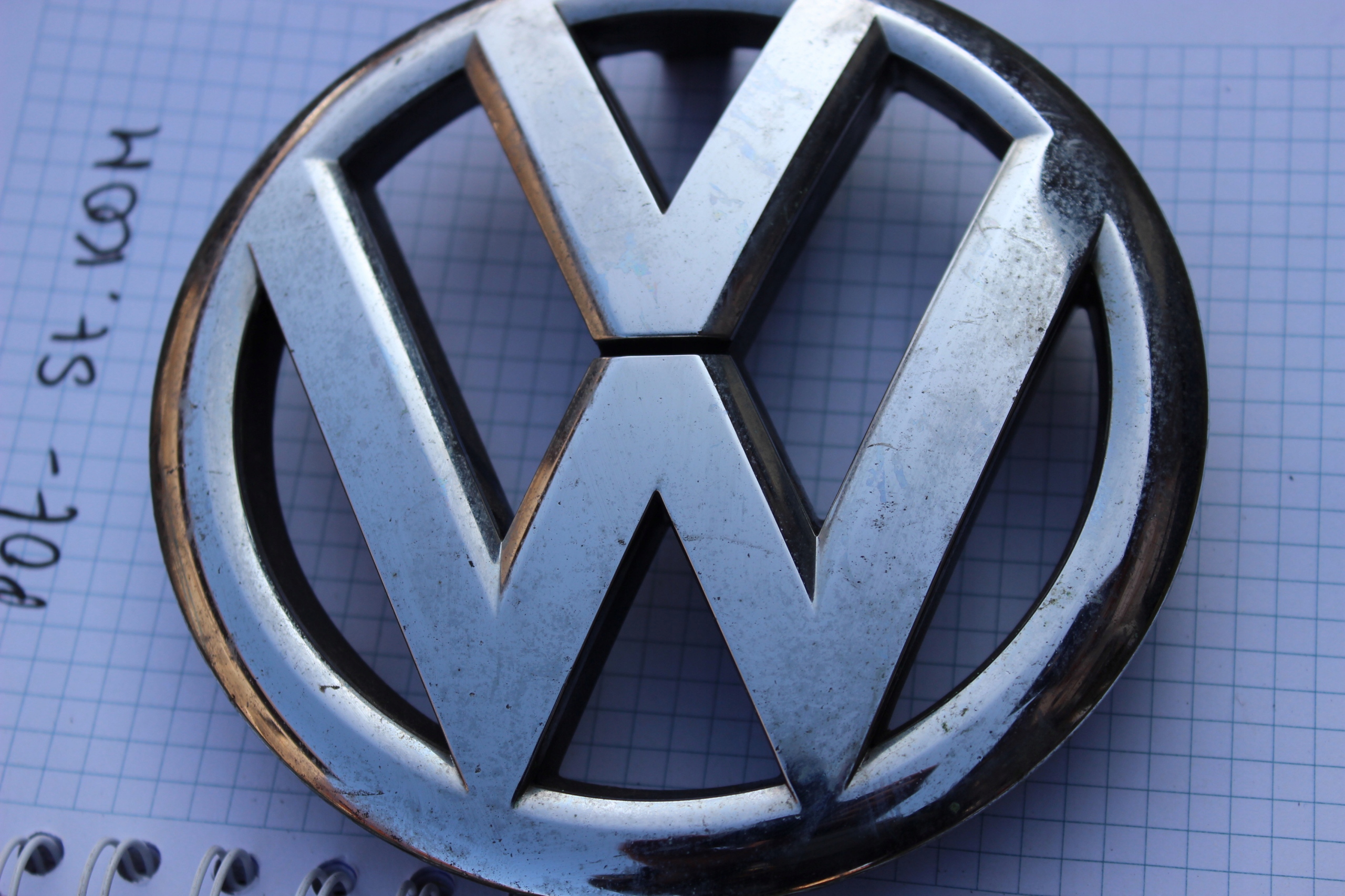 EMBLEMAT ZNACZEK PRZÓD VW GOLF VI 5K0853601F za 110.00PLN z LESZNO ...