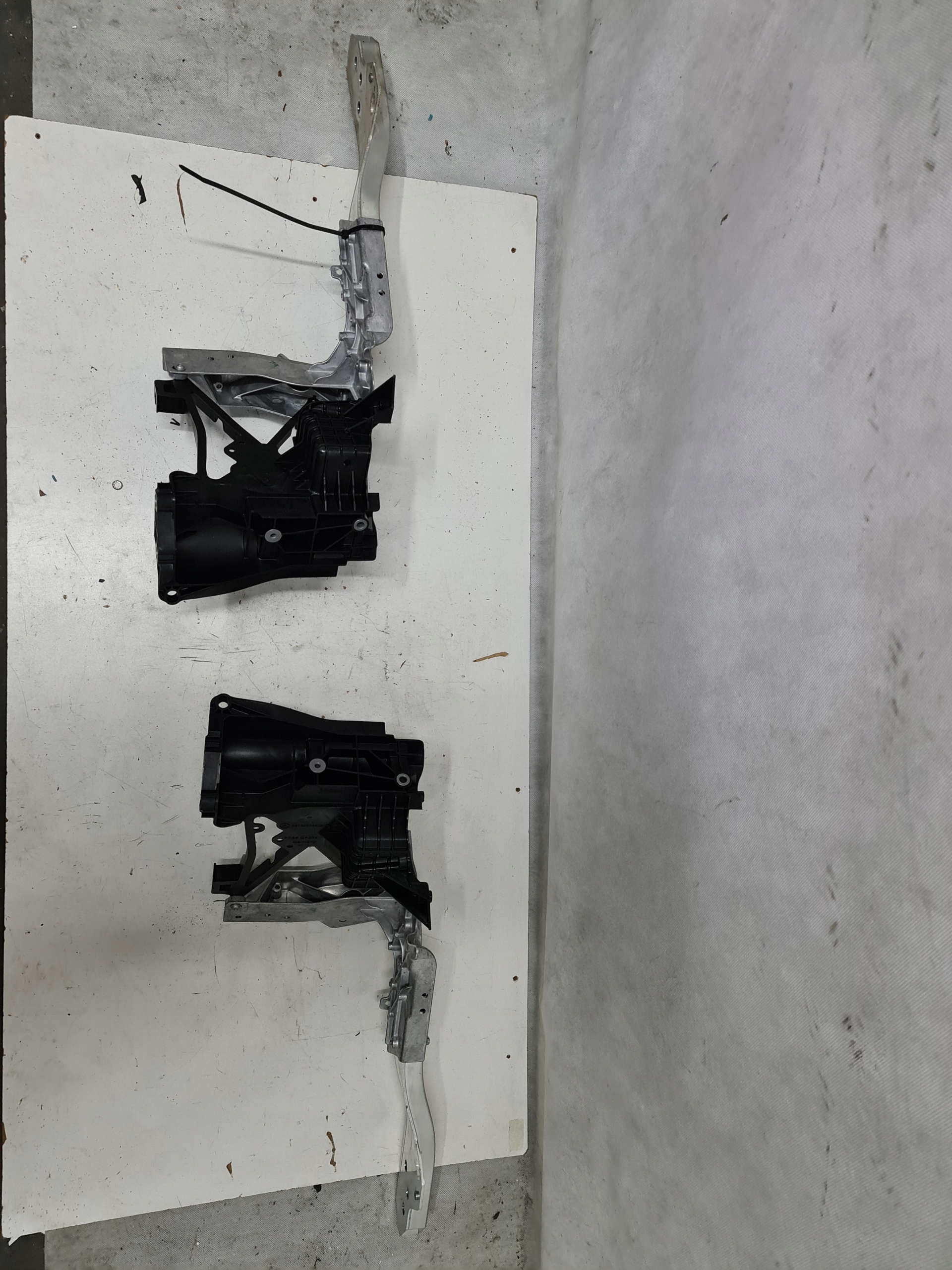 OKULAR PASA LEWY PRZÓD A2536210600 W238 W213 16- - porównaj ceny ...