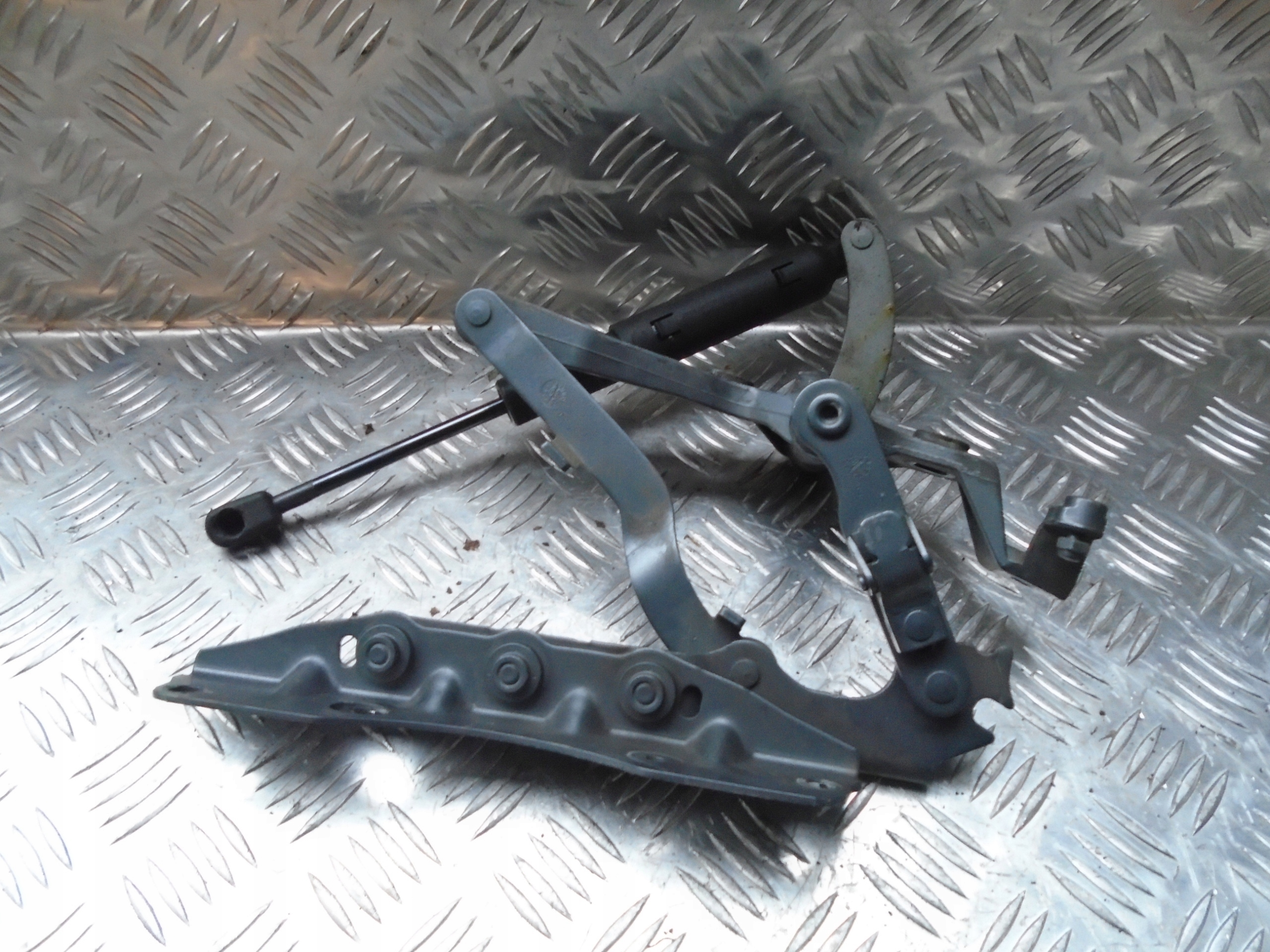 MERCEDES W221 LIFT ZAWIAS MASKI LEWY A2218800328 A2218800328 za 200 zł ...