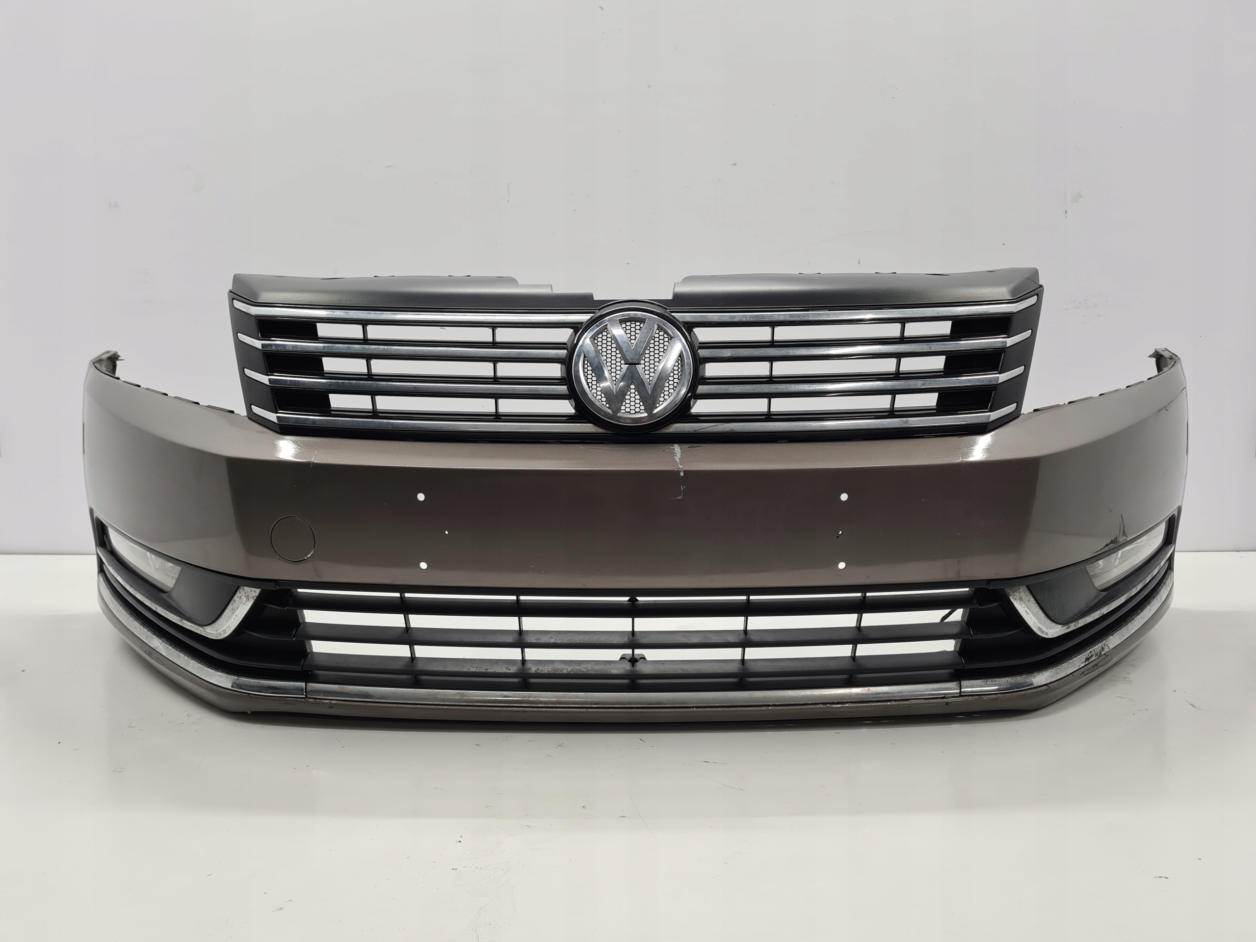 VW PASSAT B7 ZDERZAK PRZÓD PRZEDNI LA8X za 1300.00PLN z Białobrzegi - Allegro - (14287976060)