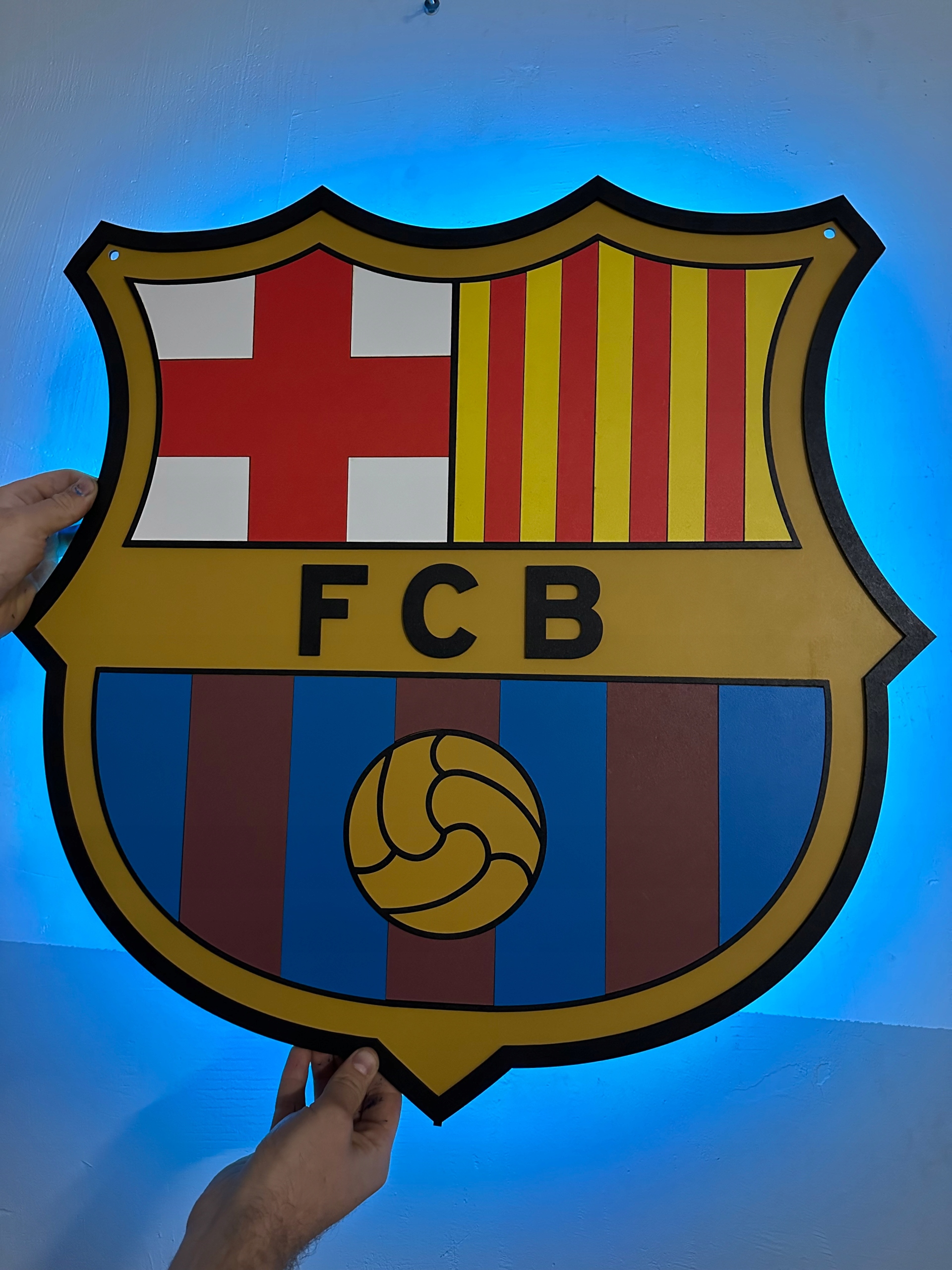 FC Barcelona LED 3D dřevěný obraz na zeď Herb za 1006.00CZK - Allegro