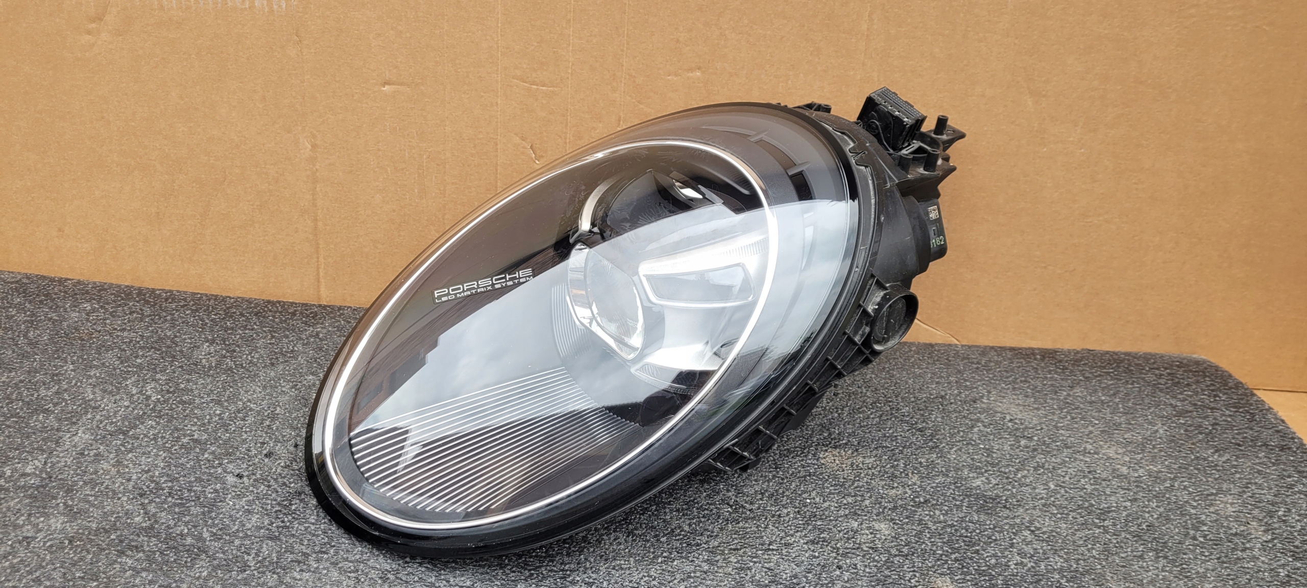 Porsche 911 992 full led matrix system lewy eu - porównaj ceny - Allegro.pl