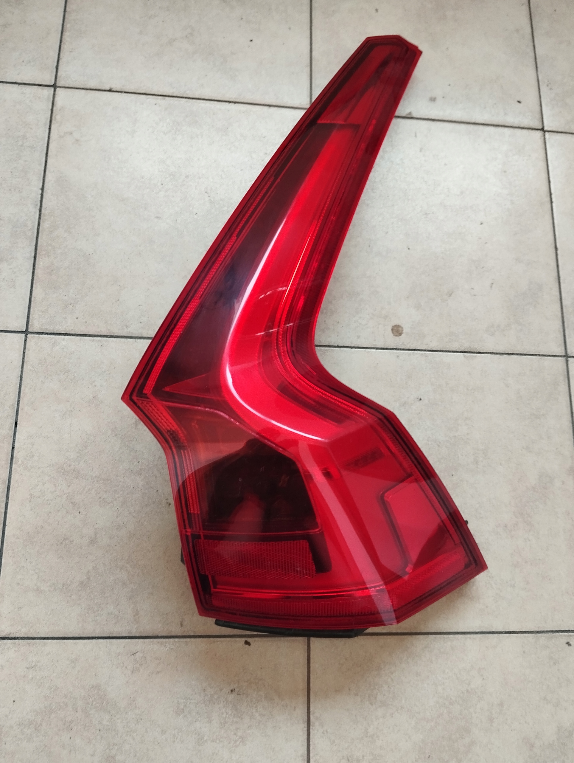 V90 - Niska cena na Allegro